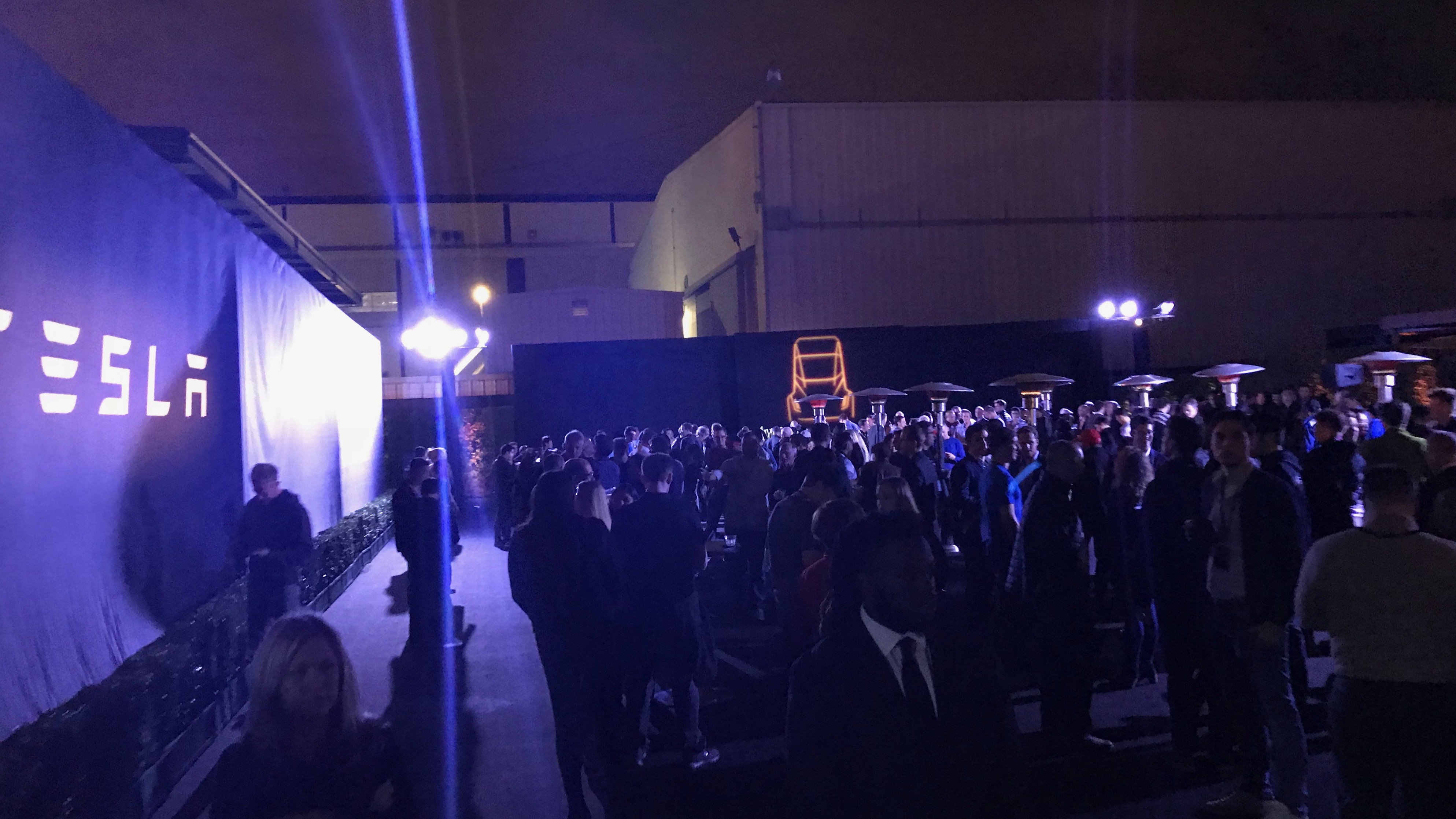 Live blog: Follow along with our coverage of the Tesla Semi event right ...