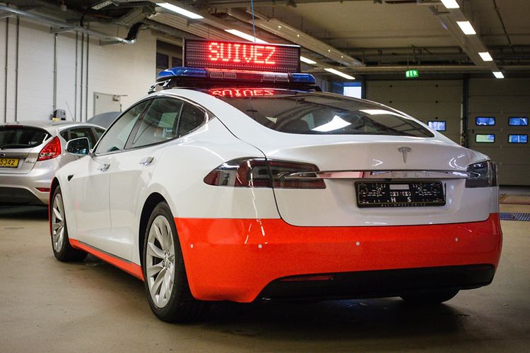 First look at new Tesla Model S police cars - Electrek