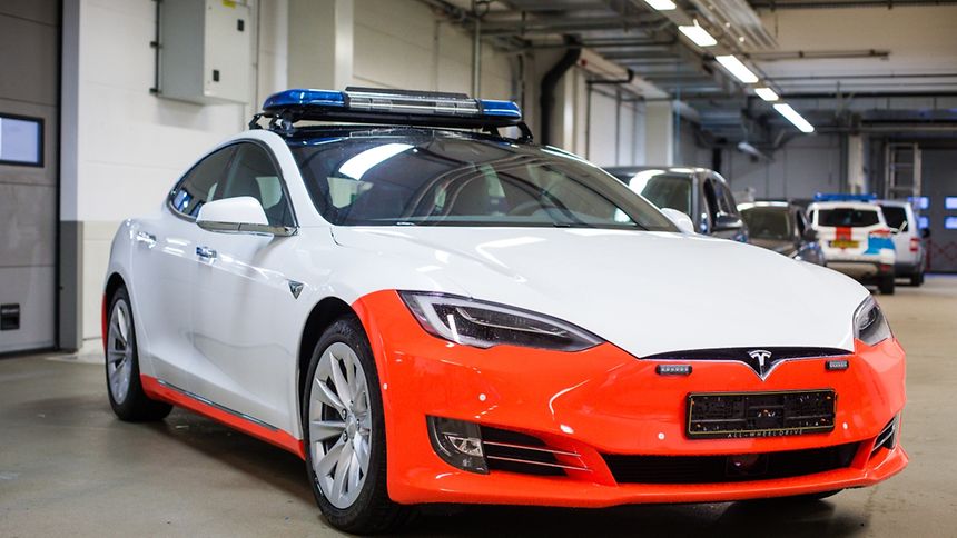 First look at new Tesla Model S police cars - Electrek
