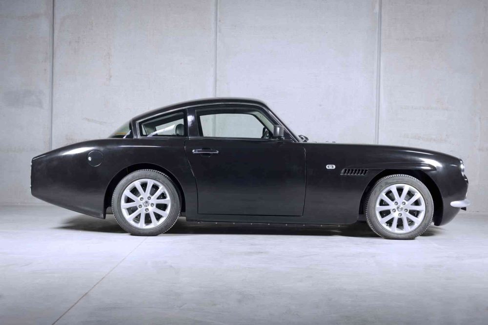 EV startup unveils new retro-looking electric car with in-wheel hub ...