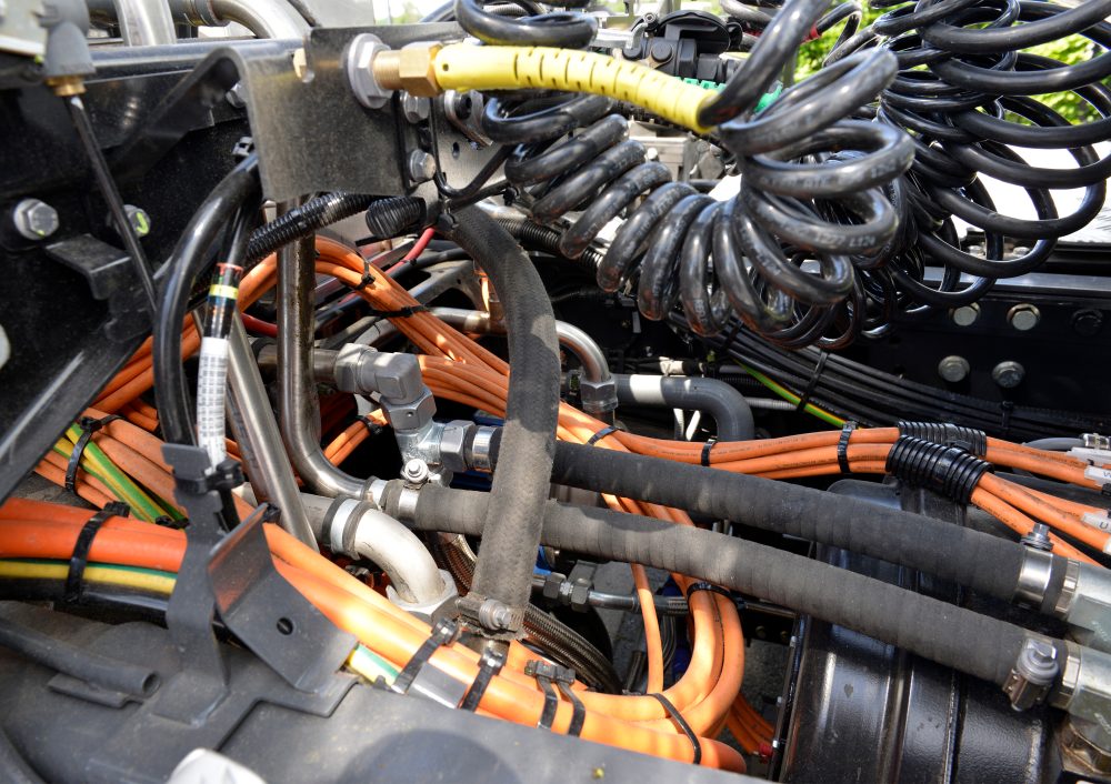 A look at DAF's new all-electric truck with a 170 kWh battery pack ...