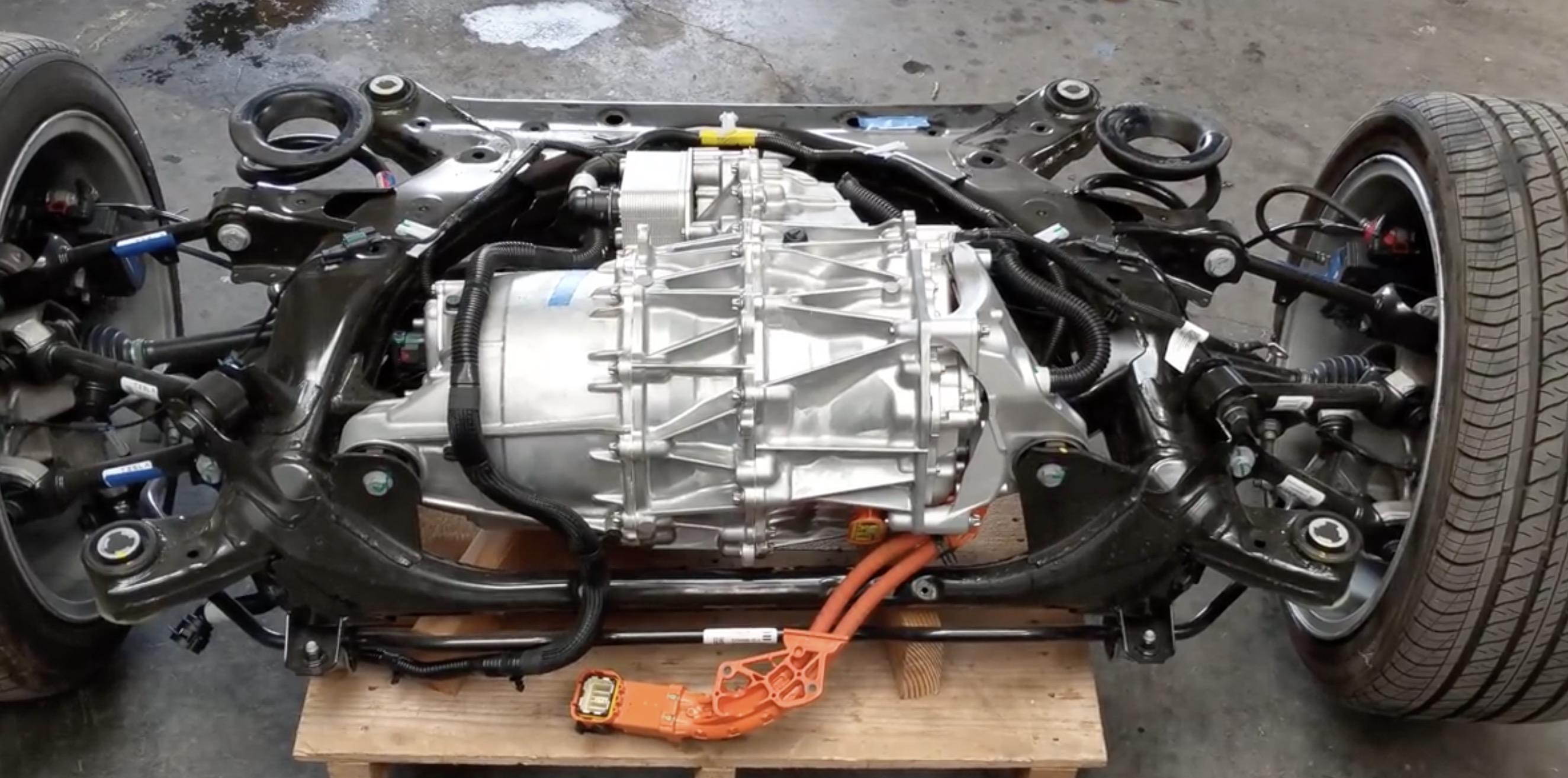 Tesla Model 3 teardown gives incredible look at the electric powertrain ...