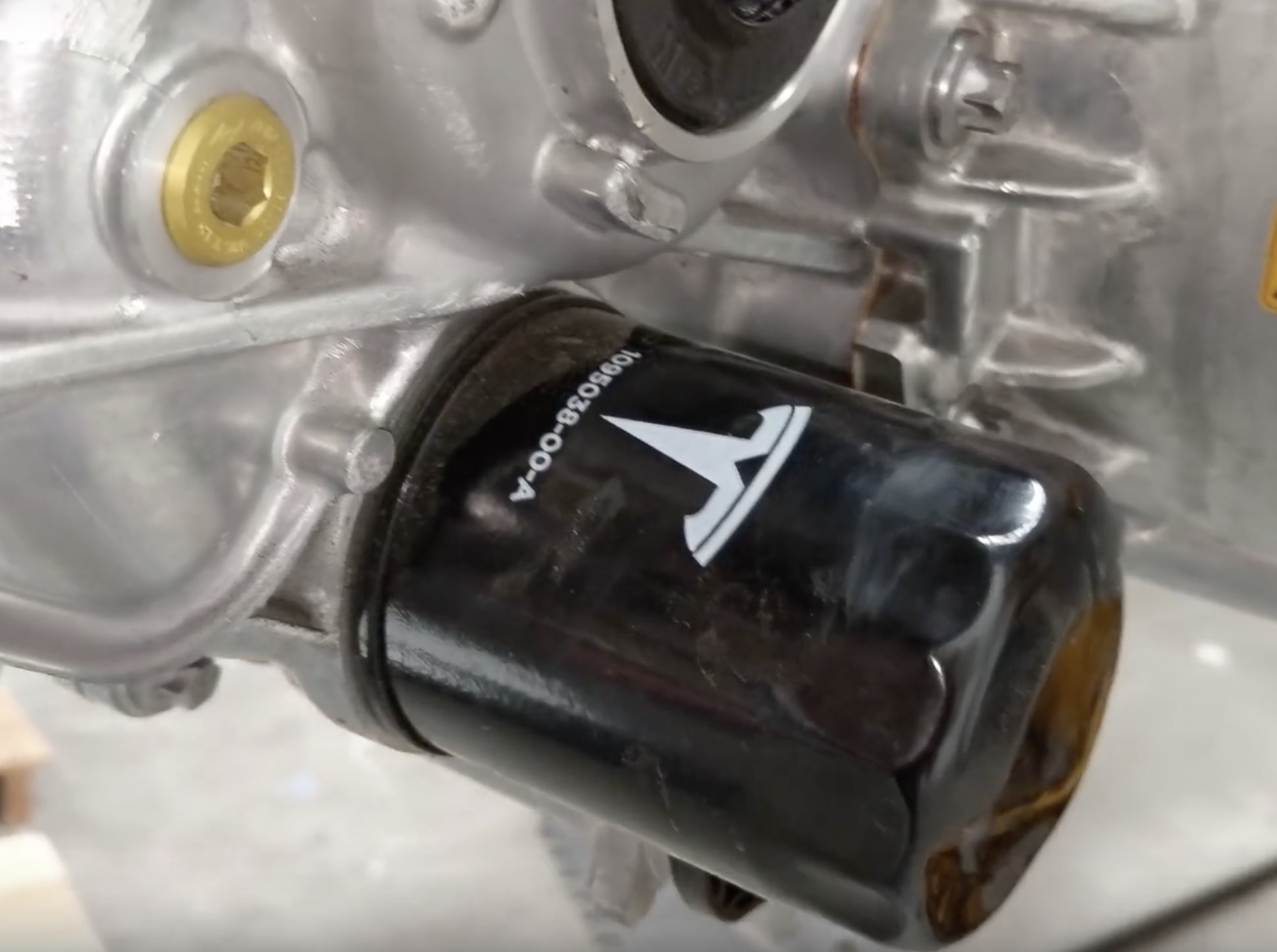 Tesla Model 3 teardown gives incredible look at the electric powertrain ...