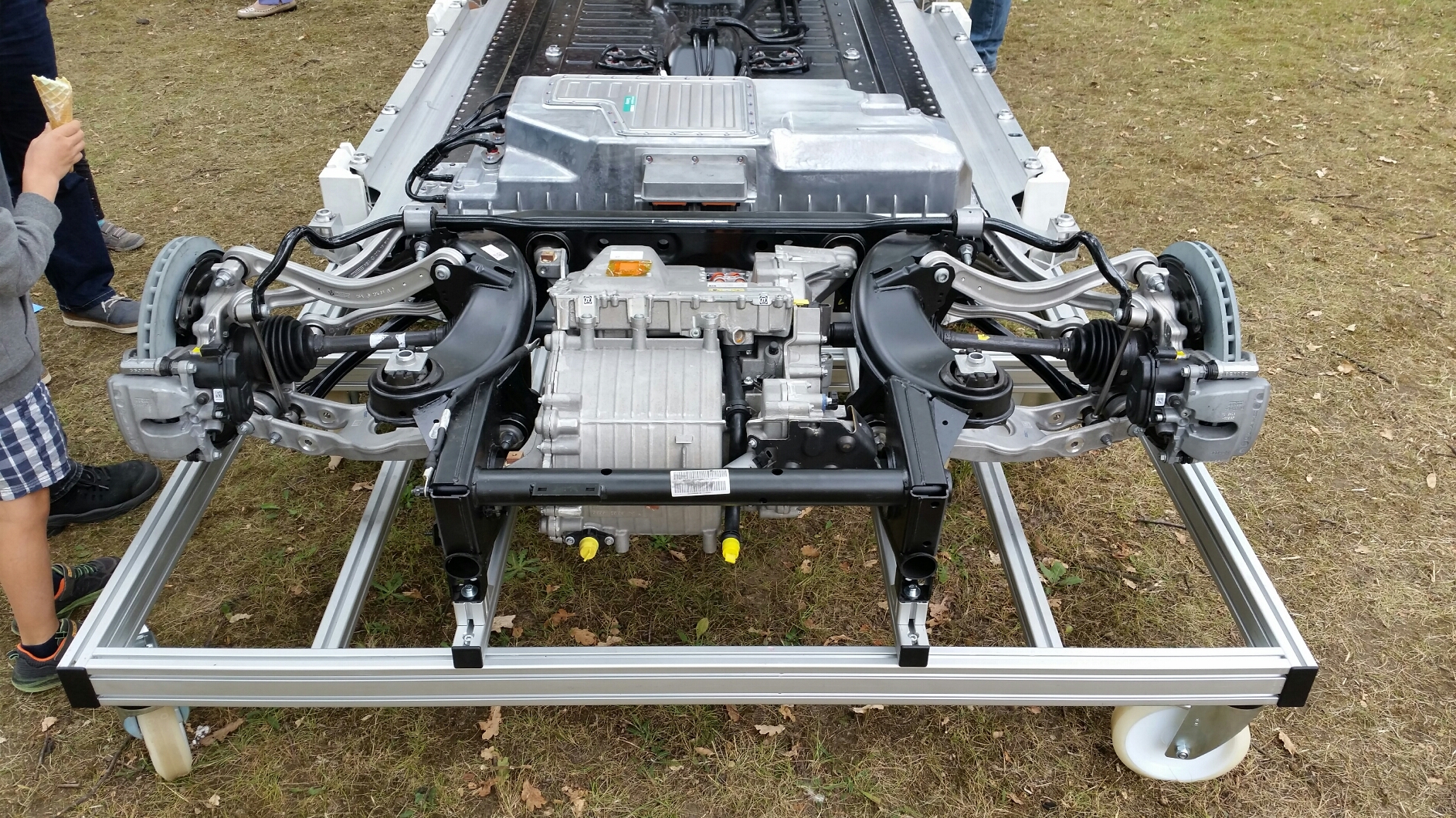 First look at the Mercedes-Benz EQC all-electric SUV's powertrain ...