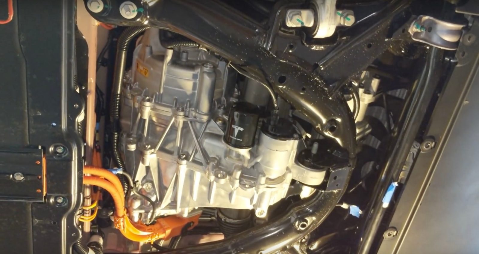 Take a first look under the Tesla Model 3 Performance | Electrek