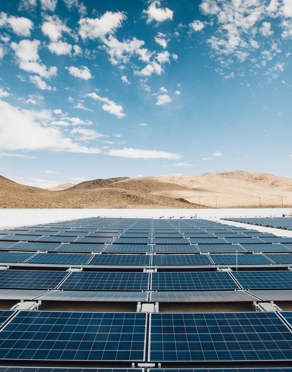 Tesla unveils rare picture of Gigafactory 1's rooftop solar array, says ...