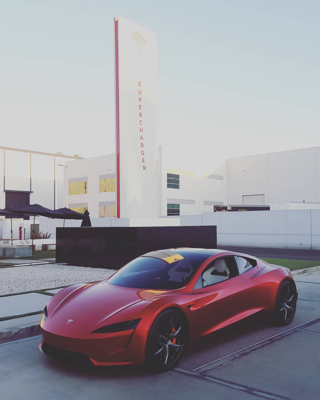 Tesla next-gen Roadster makes rare outing - some new eye-candy pictures ...