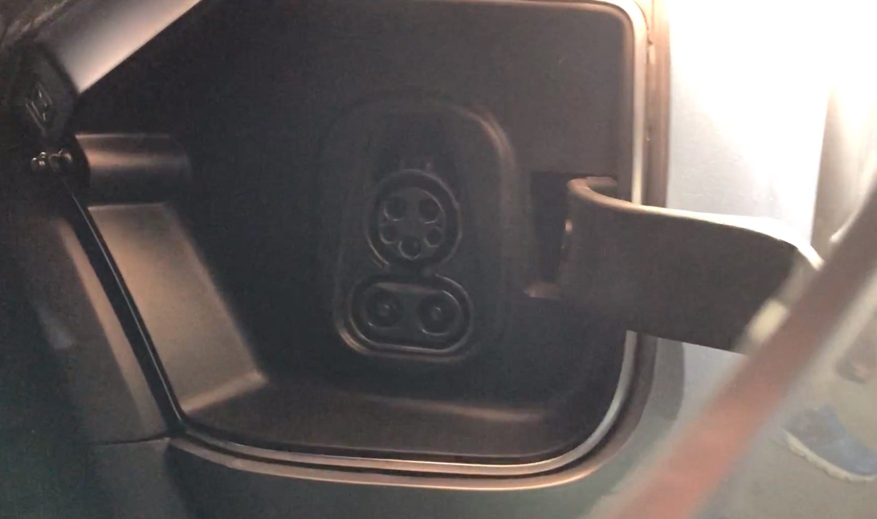 Closer look at Rivian's R1T all-electric pickup truck and why I ordered it