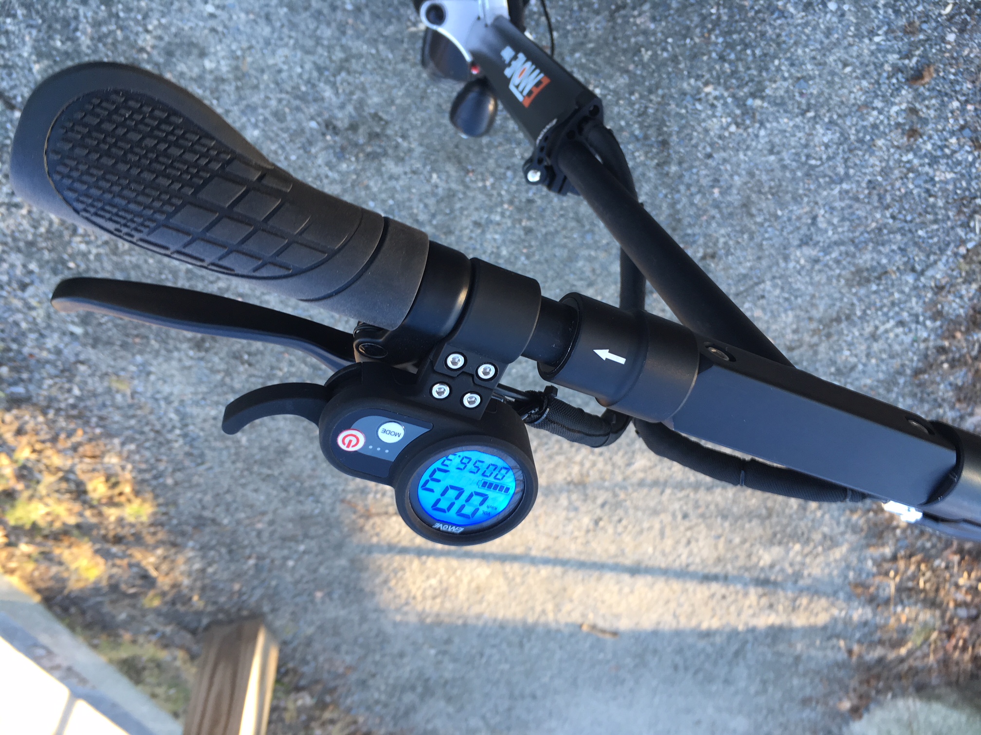 EMove electric scooter review: 50 miles of range and 25 MPH? Yes please!