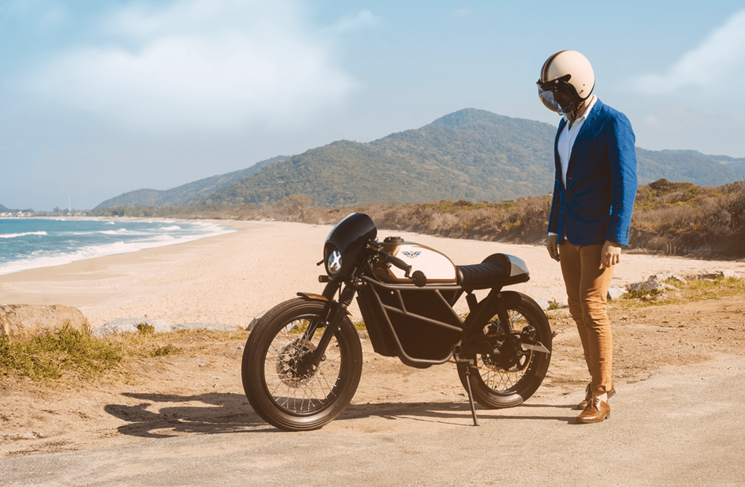 Smart Classic electric motorcycle hits 50 mph and 100 miles of range