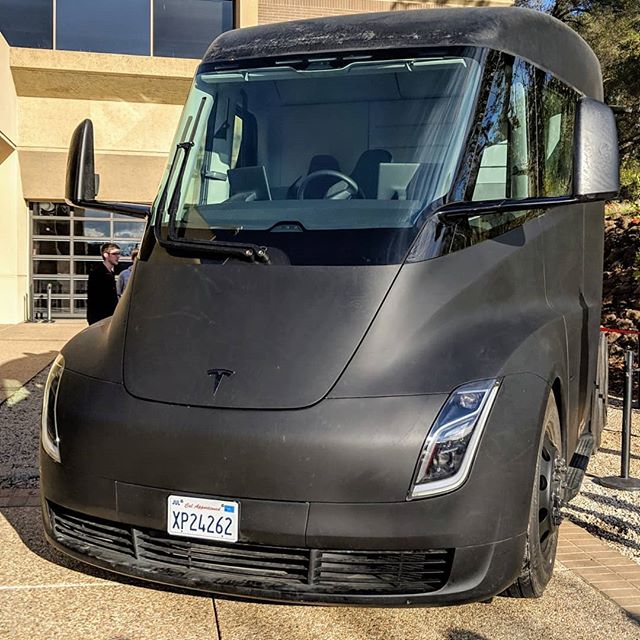 Tesla Semi black prototype comes back, charges from 5 Superchargers at ...