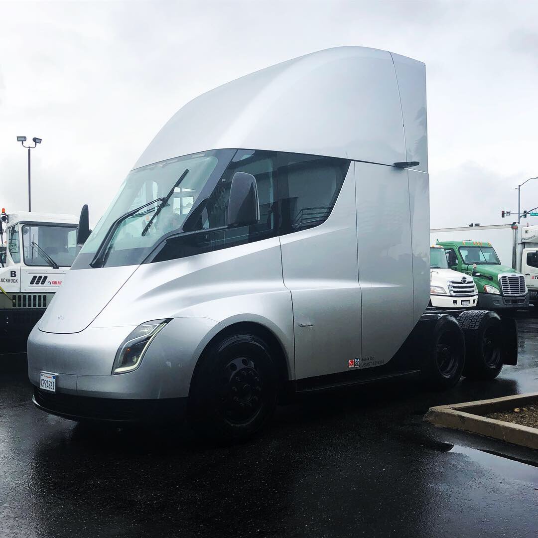 Tesla Semi leasing partner test drives electric truck prototype - Electrek