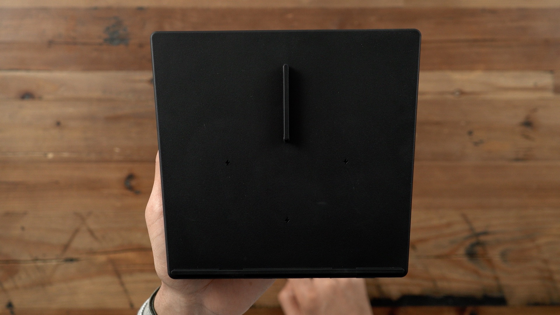 Jeda Wireless Pad for Tesla Model 3 review - wireless charging with ...