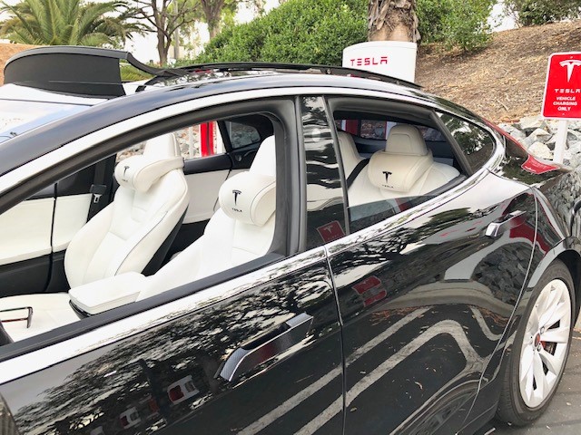 Tesla made more comfortable with new custom headrest | Electrek