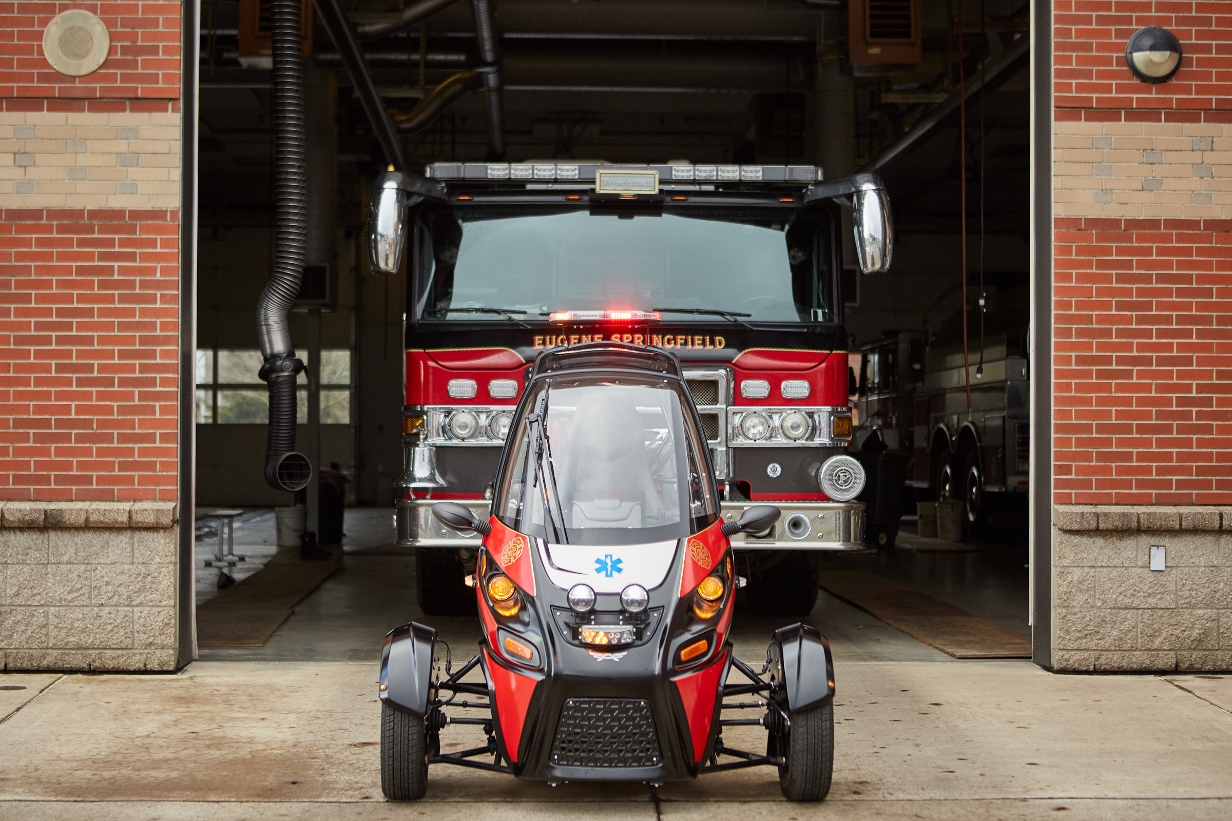 Arcimoto rolls out emergency & delivery versions of three-wheeled ...