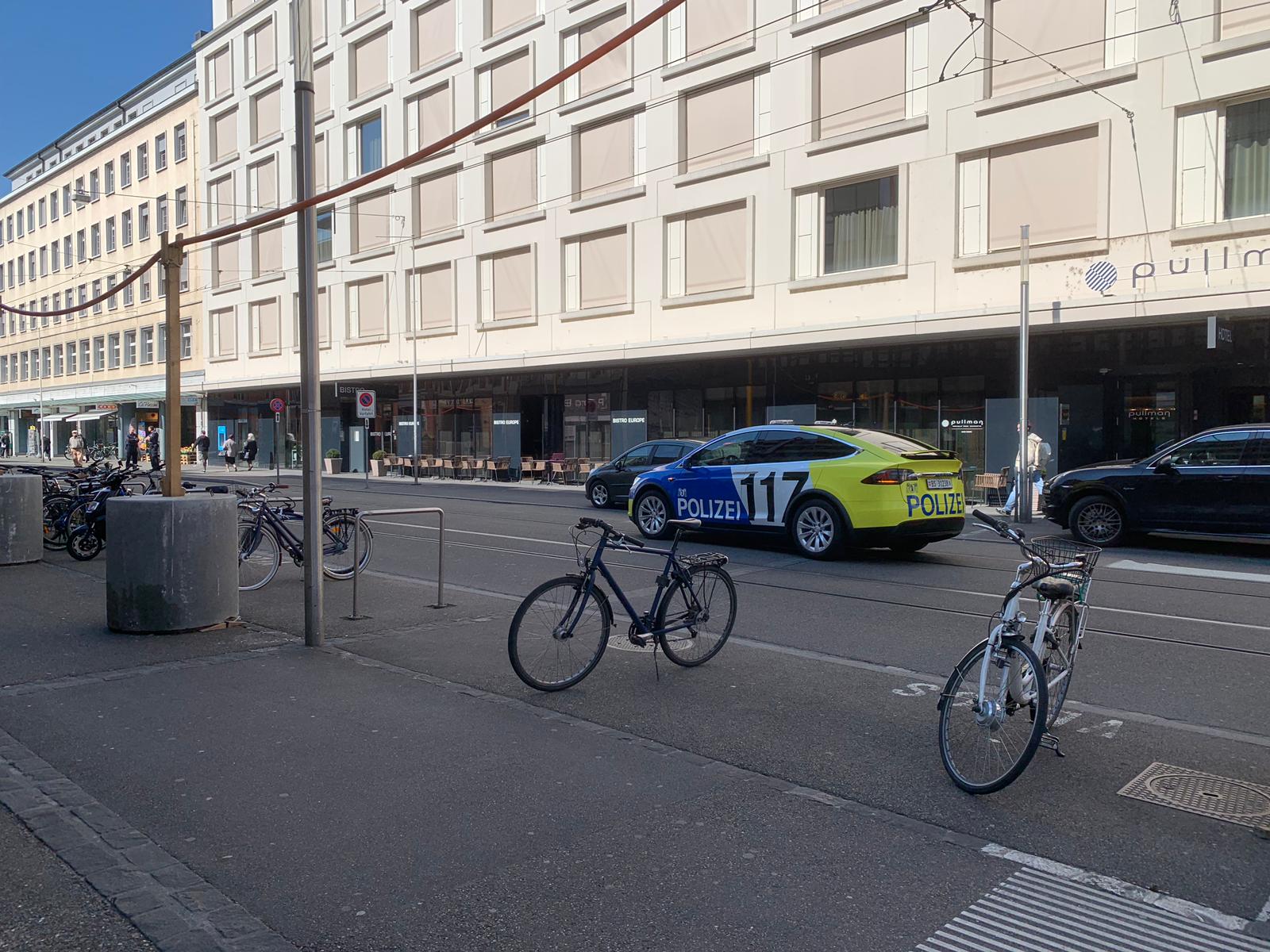 Largest fleet of Tesla police patrol vehicles start hitting the roads ...