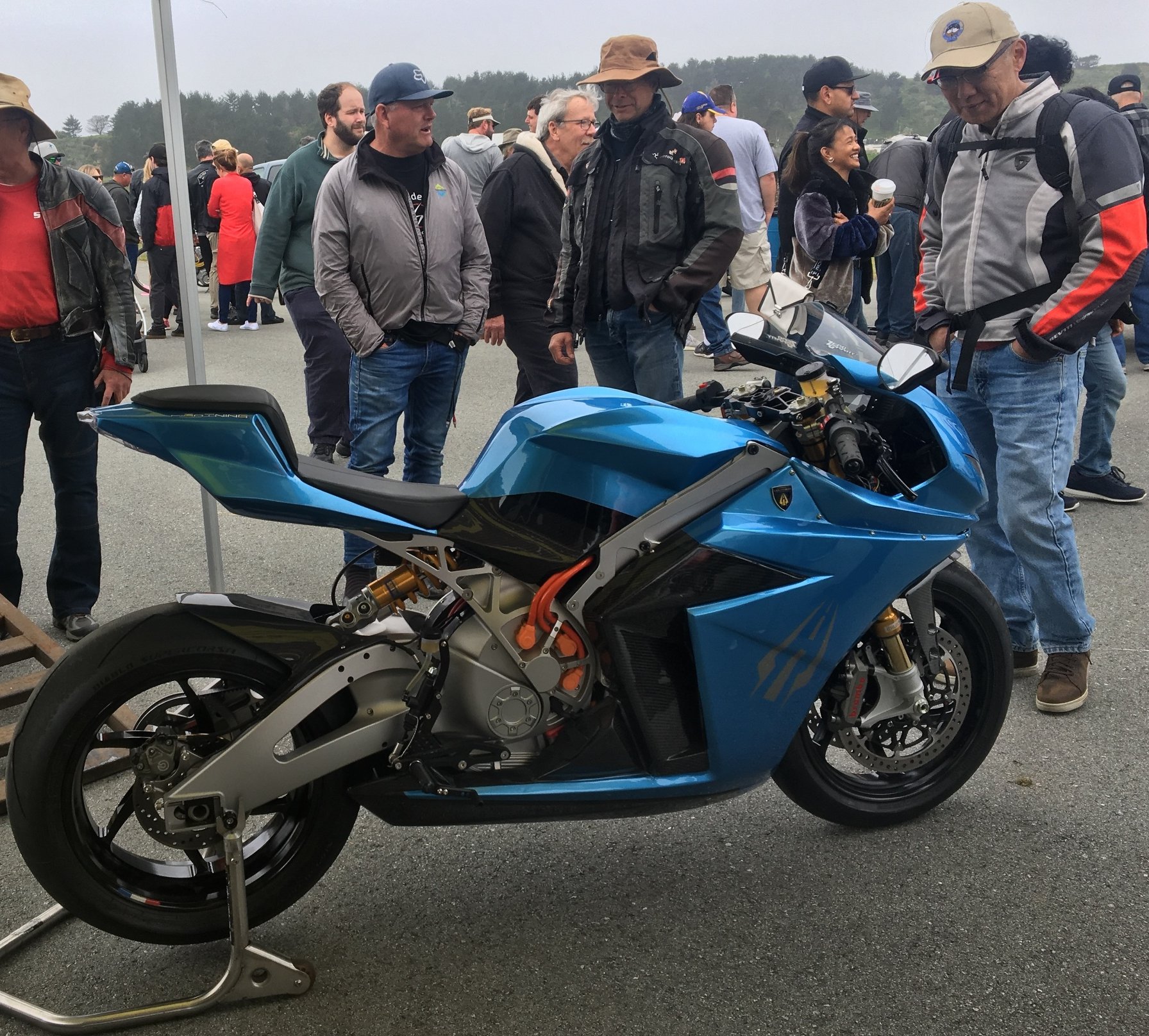 Lightning Strike electric motorcycle makes public debut as production ...