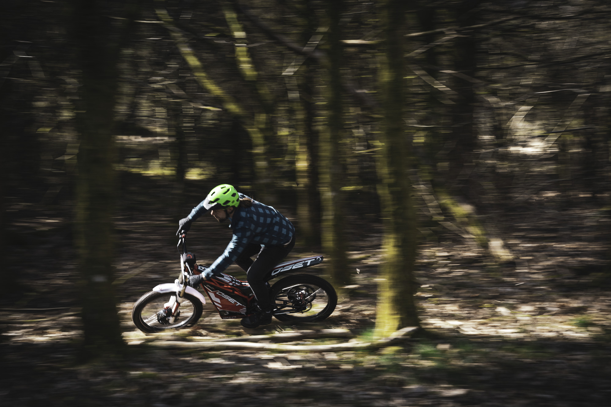 Watch this epic (and silent) OSET 24.0 electric motorcycle do what gas ...