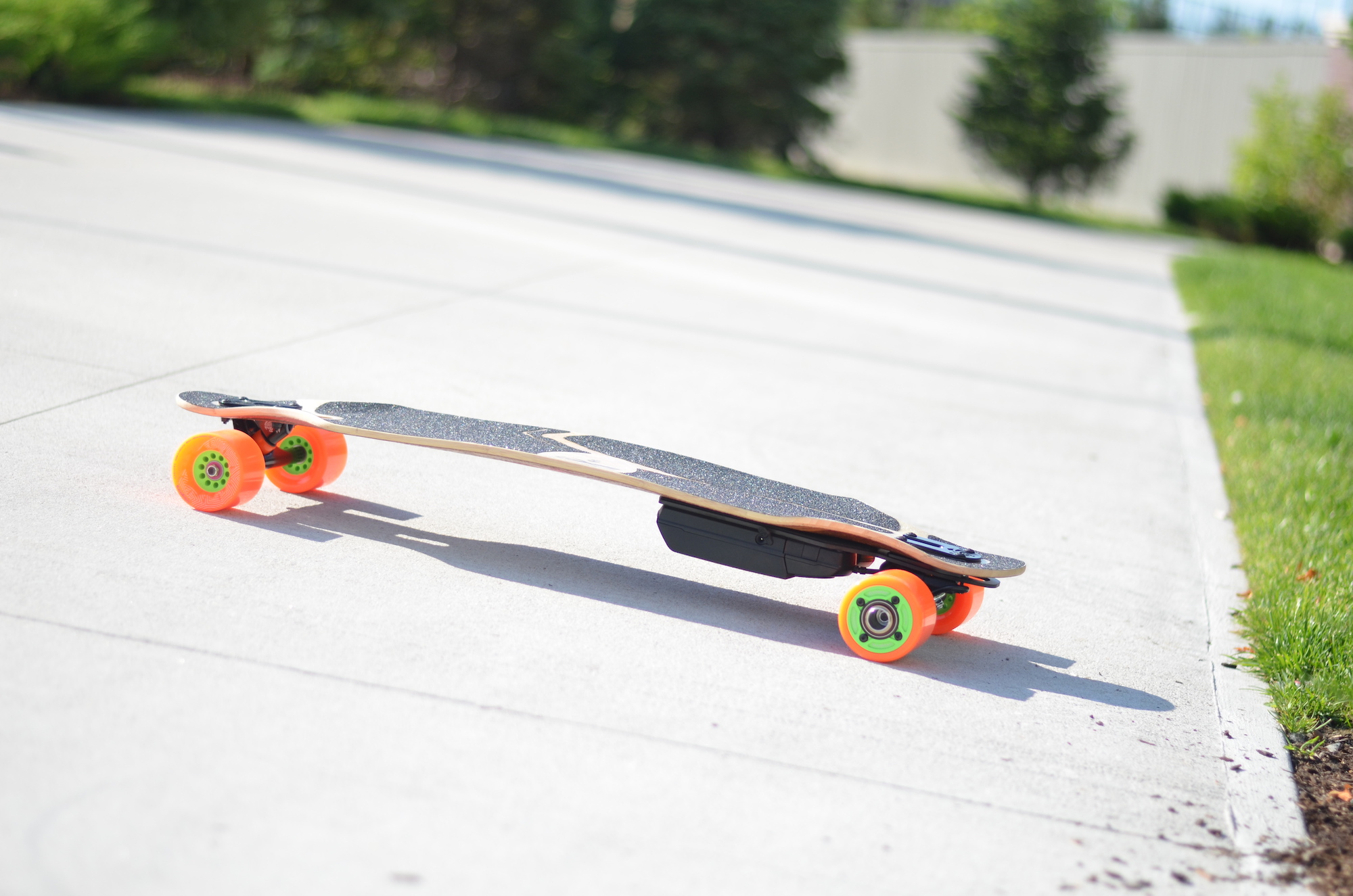 First Ride: Unlimited and Loaded roll out a fun new electric skateboard ...