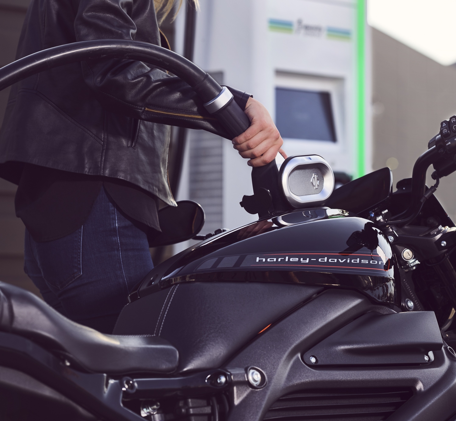 Harley Davidson partners with Electrify America for fast-charging its ...