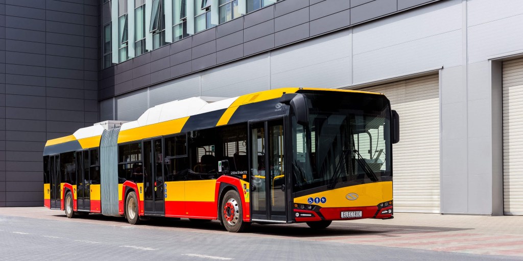 Warsaw orders 130 articulated electric buses from Solaris to replace ...