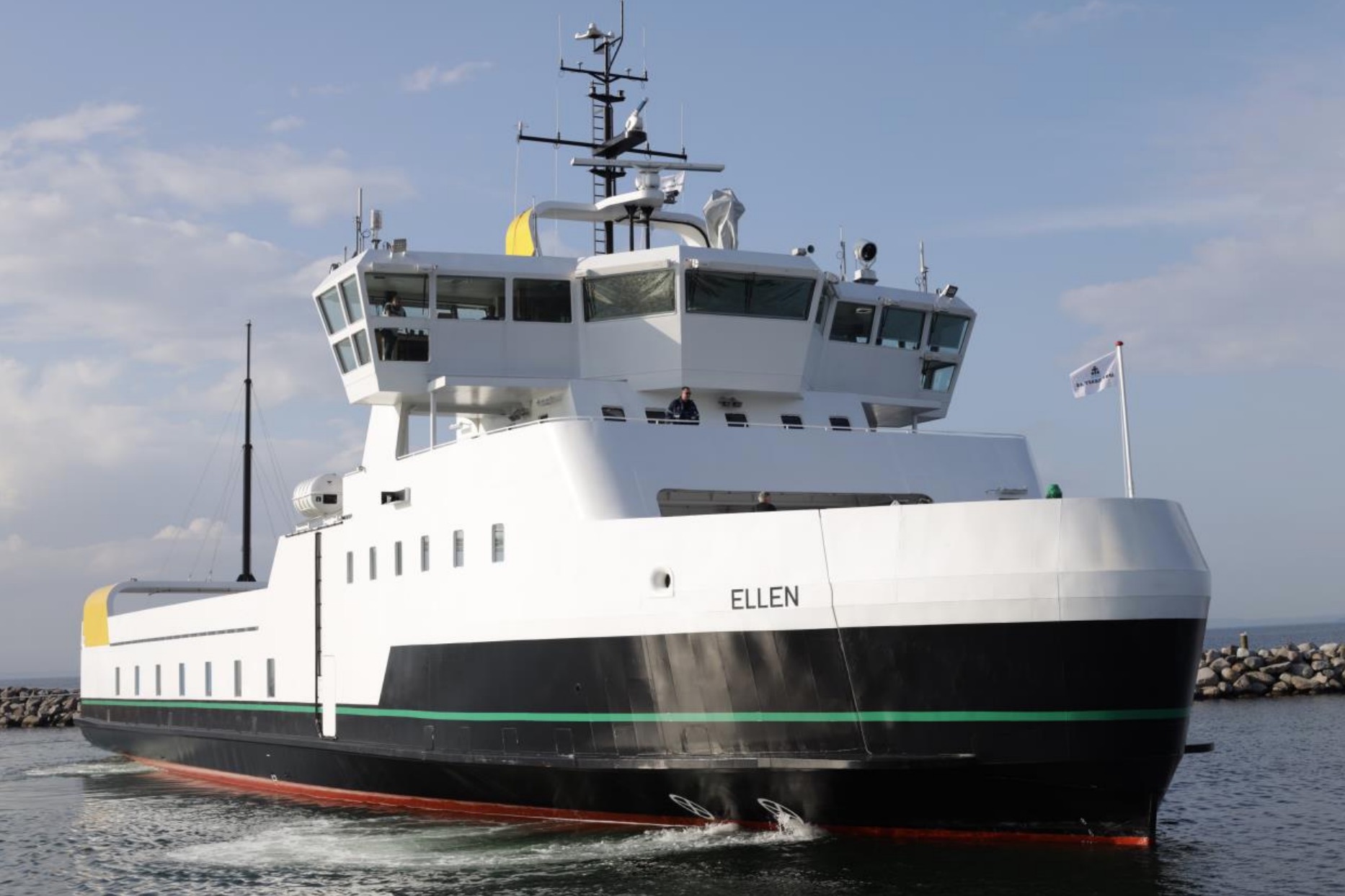 All-electric ferry with longest range in operation saves 2,000 tons of ...