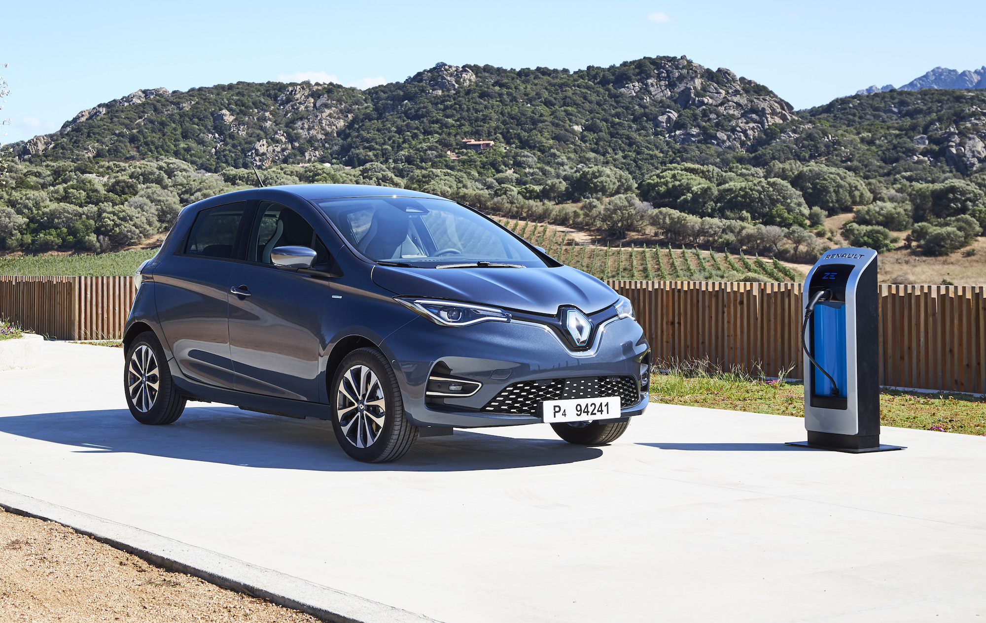 New Renault ZOE test drive: Europe's best little EV just got even better