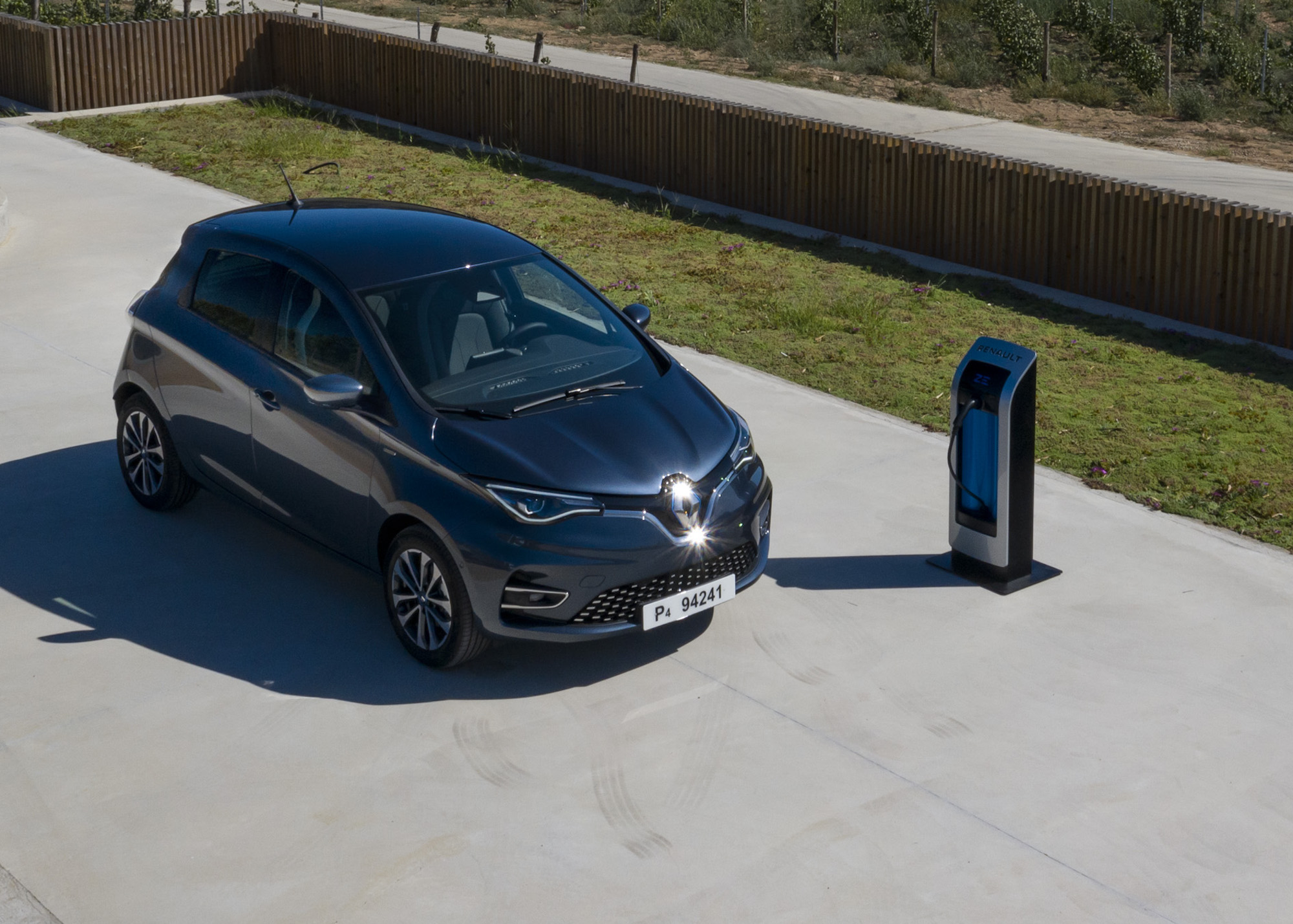 New Renault ZOE test drive: Europe's best little EV just got even better