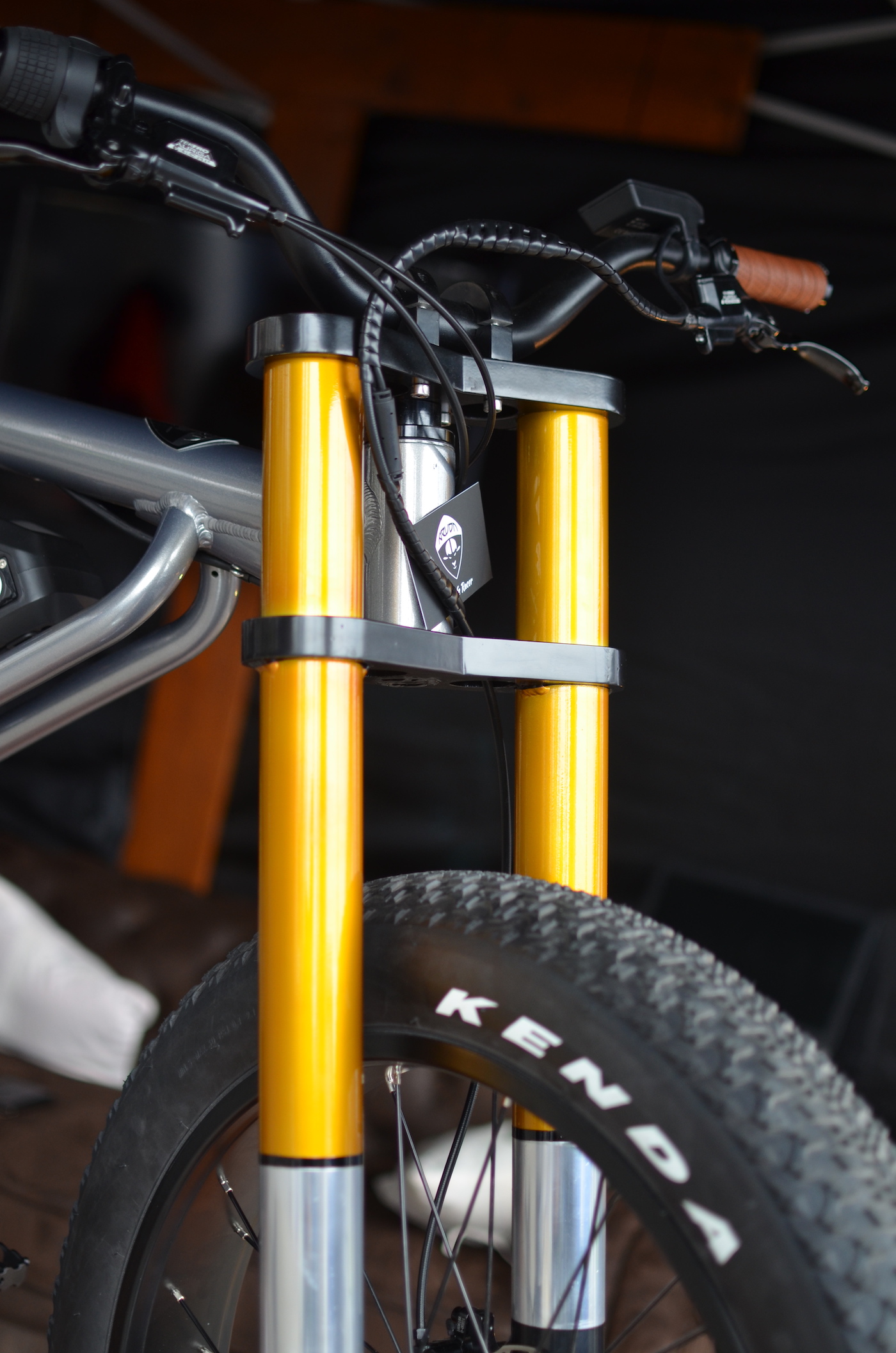 Aevon Le Cafe Racer e-bike w/ 31 mph (50 km/h) top speed makes debut