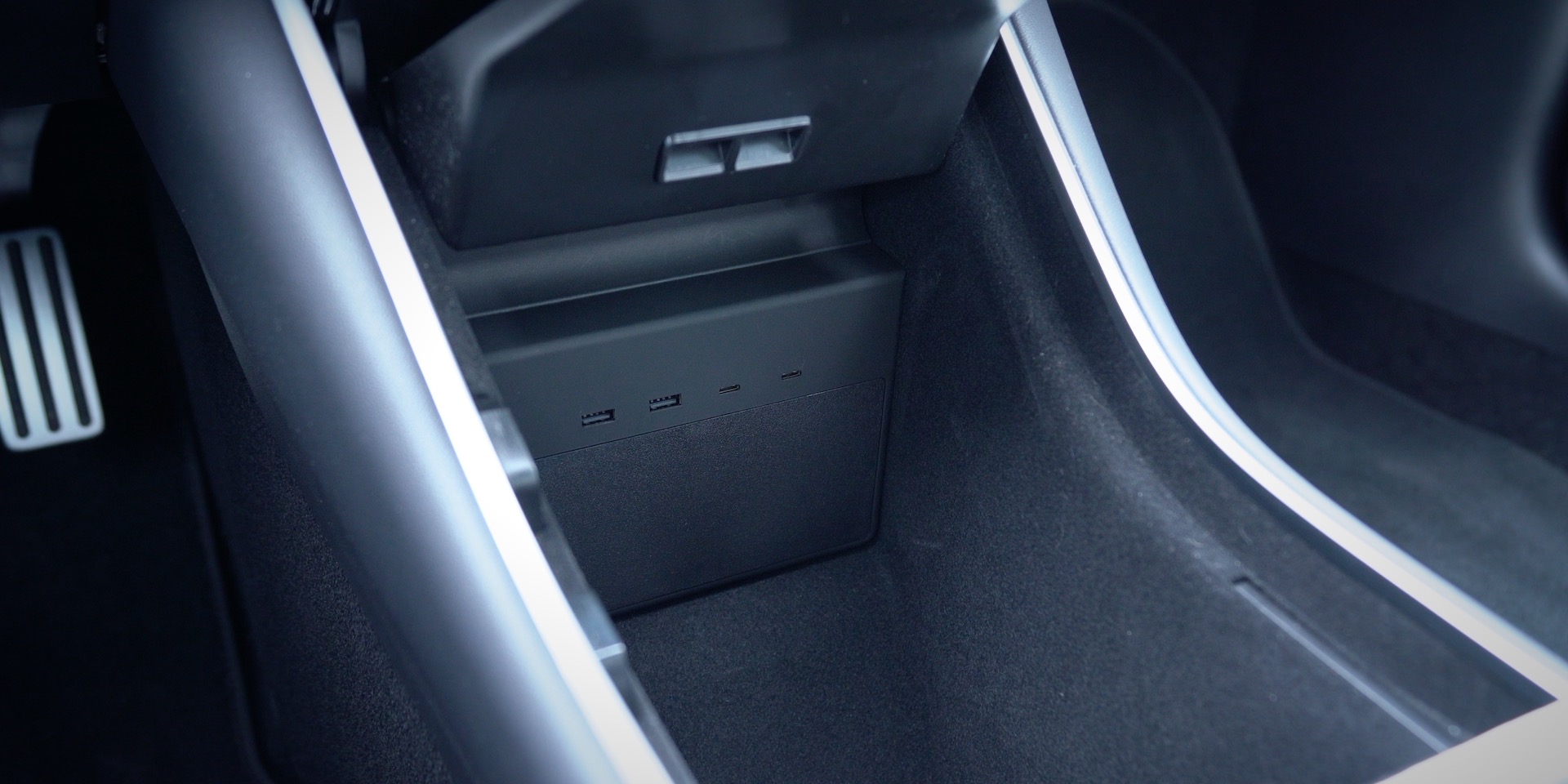 Review: Jedua USB Hub for Tesla Model 3 [Video] | Electrek