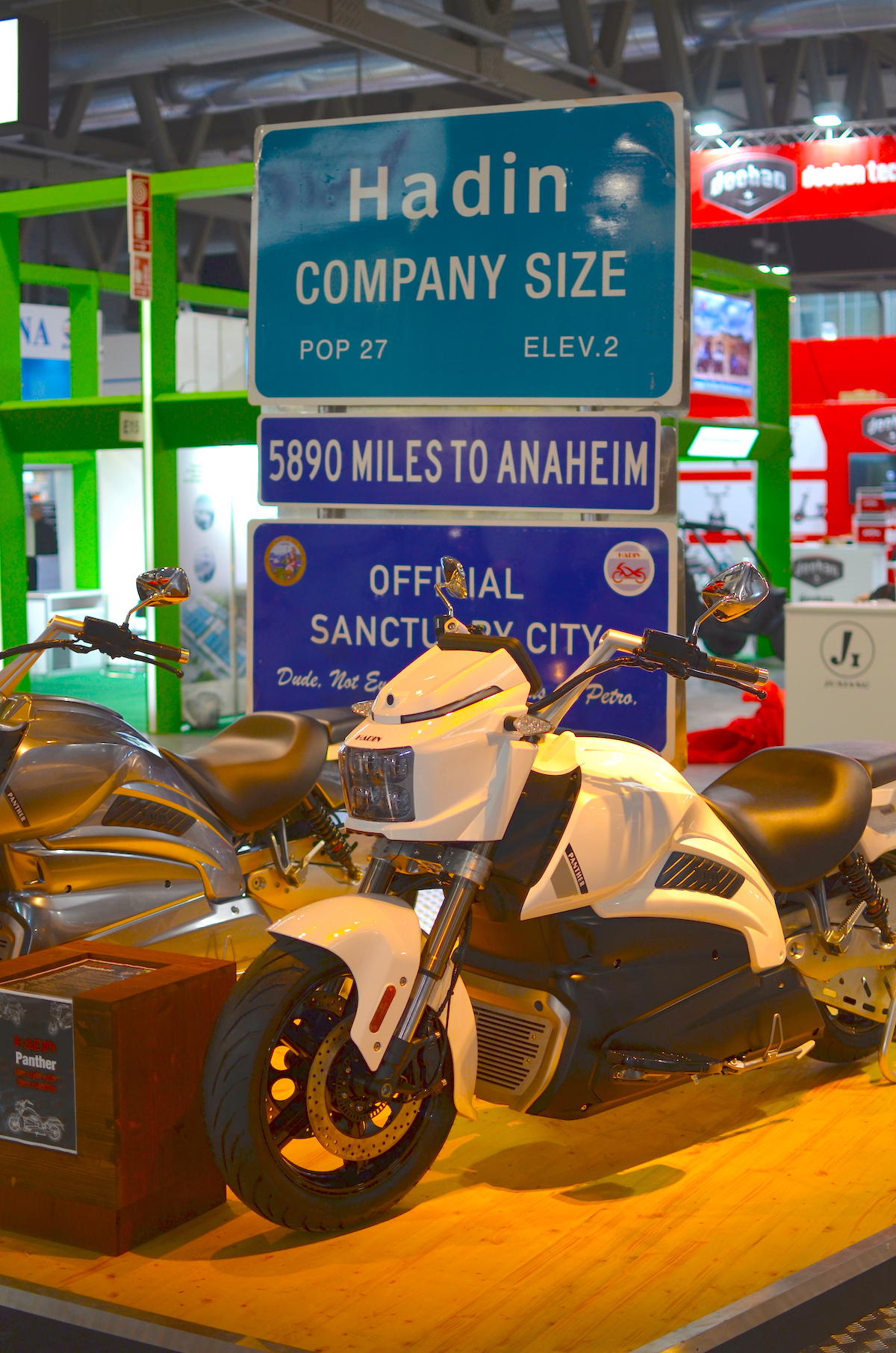 Hadin Panther 'American style' cruiser electric motorcycle seems legit