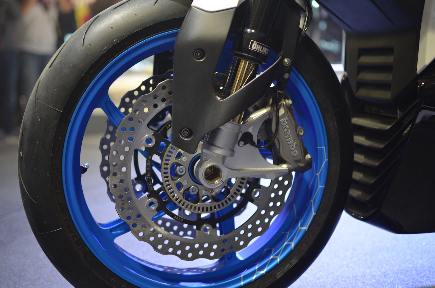 KYMCO RevoNEX unveiled: 120 MPH electric motorcycle with 6-sp shifter