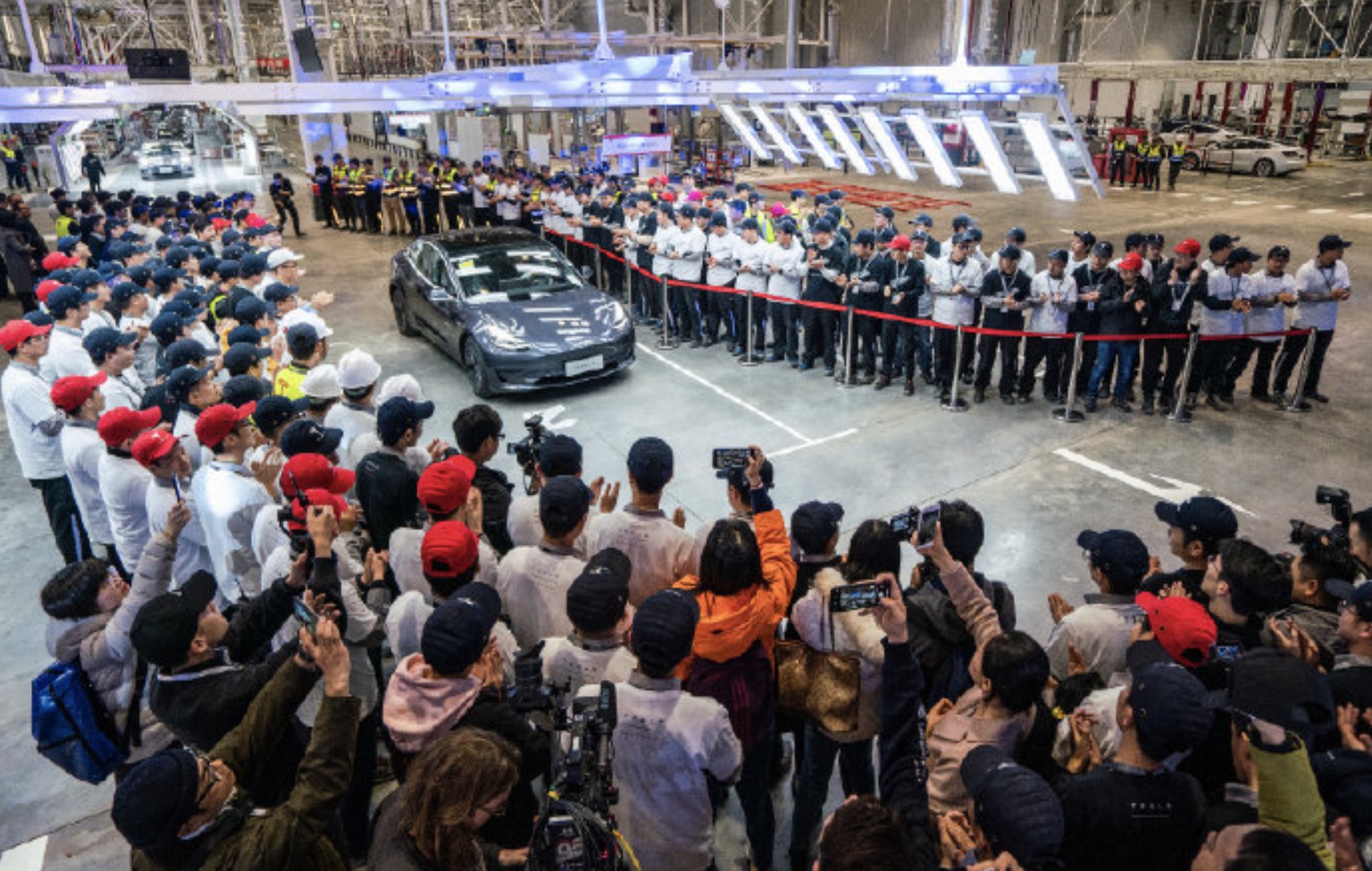 Tesla starts made-in-China Model 3 deliveries — opens the floodgates ...