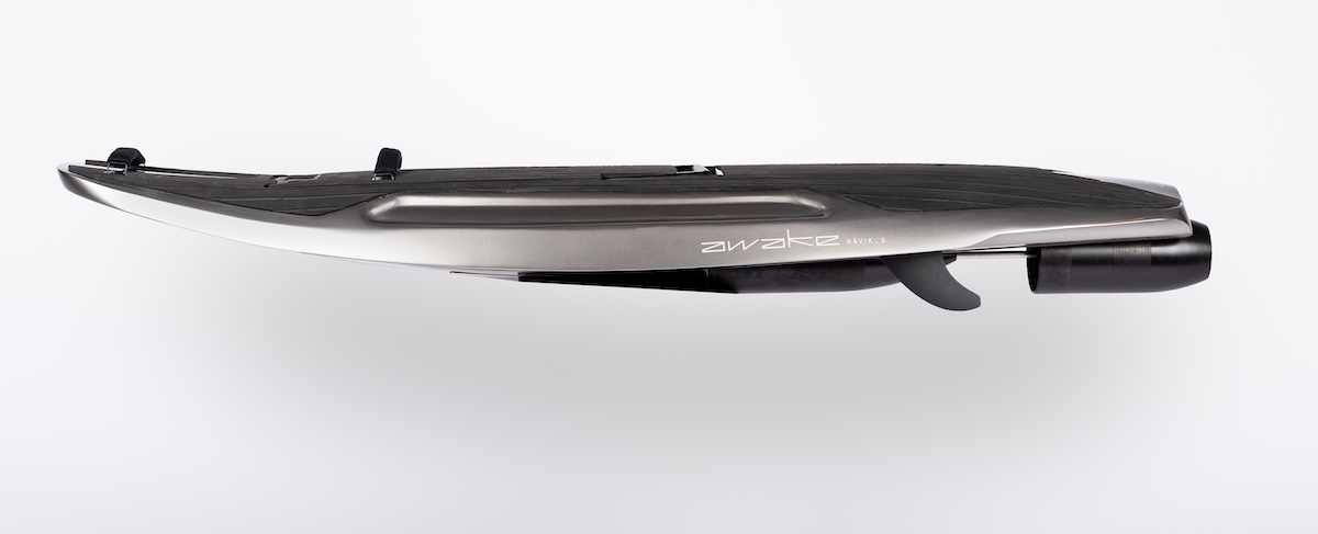 Awake's new 35 mph electric surfboard flies over the water with a 15 hp ...
