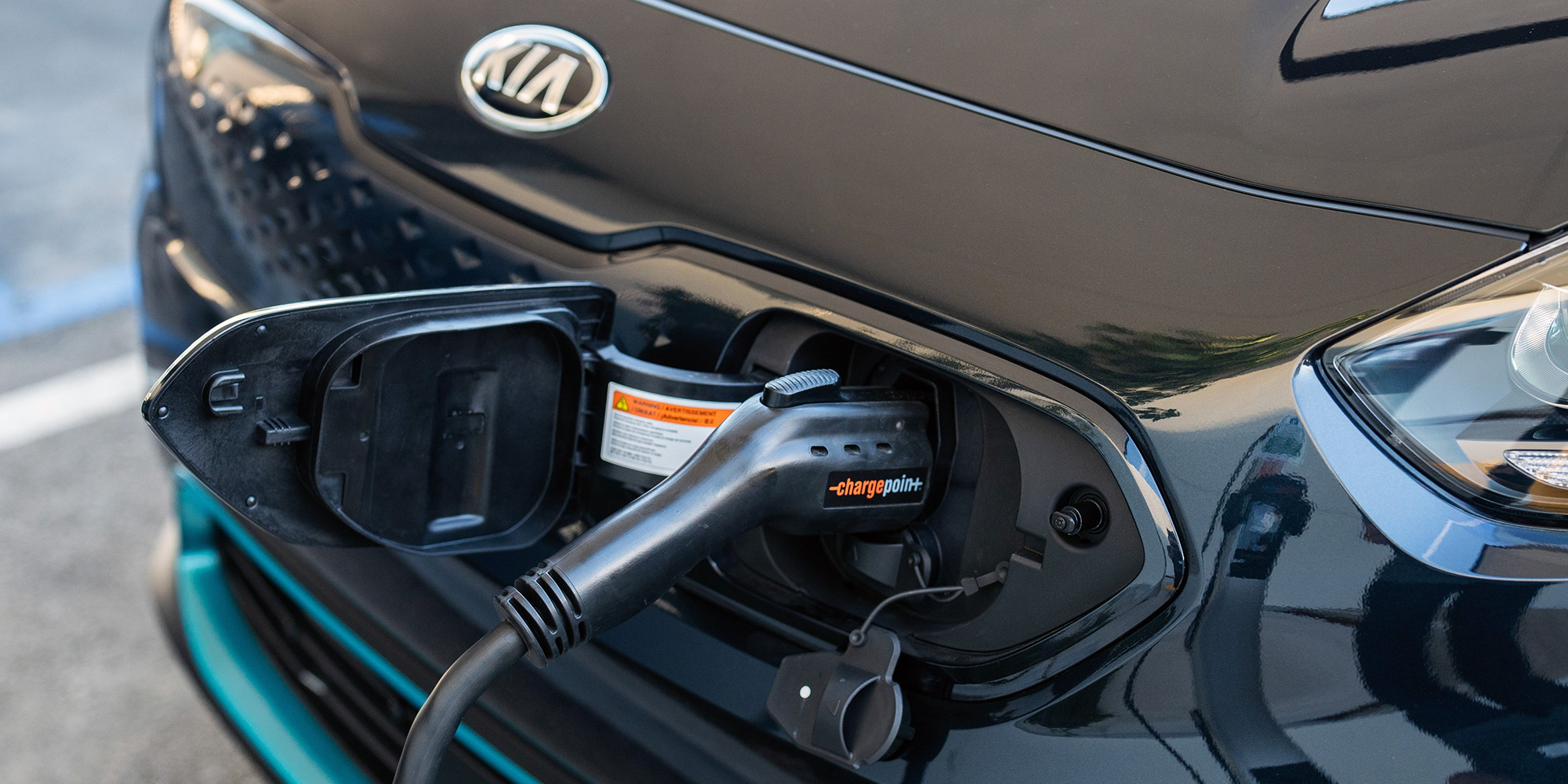 Kia sets target of 11 EVs by 2025, with 500k electric sales per year ...