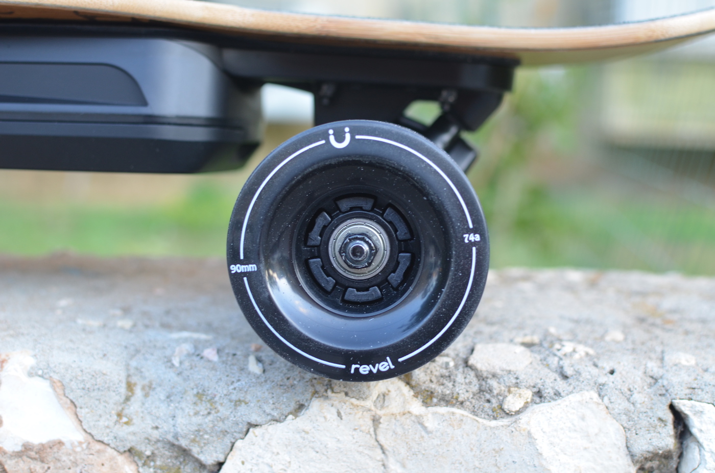 Review: Build a DIY electric skateboard in 5 minutes with Revel kit ...