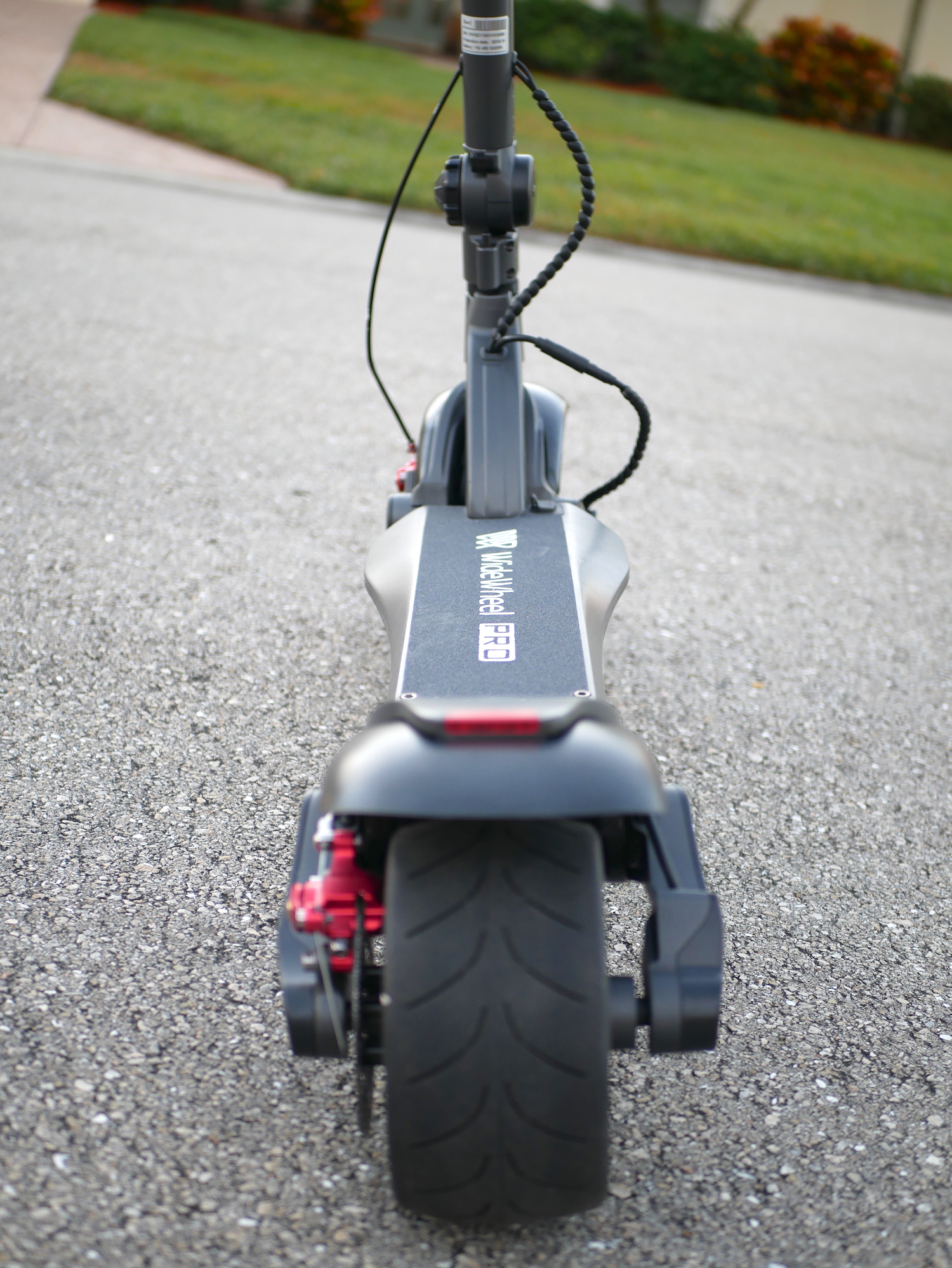 WideWheel Pro electric scooter is a 1,000W and 26 MPH joyride