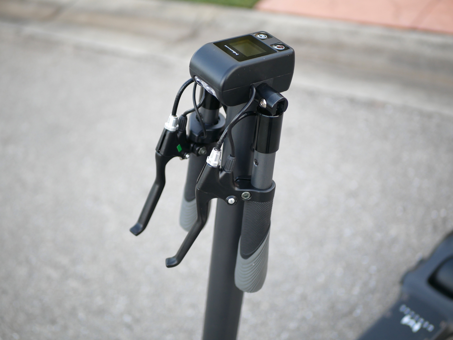 Battle of the compact 25 mph e-scooters: WideWheel Pro vs. E-Twow GT ...