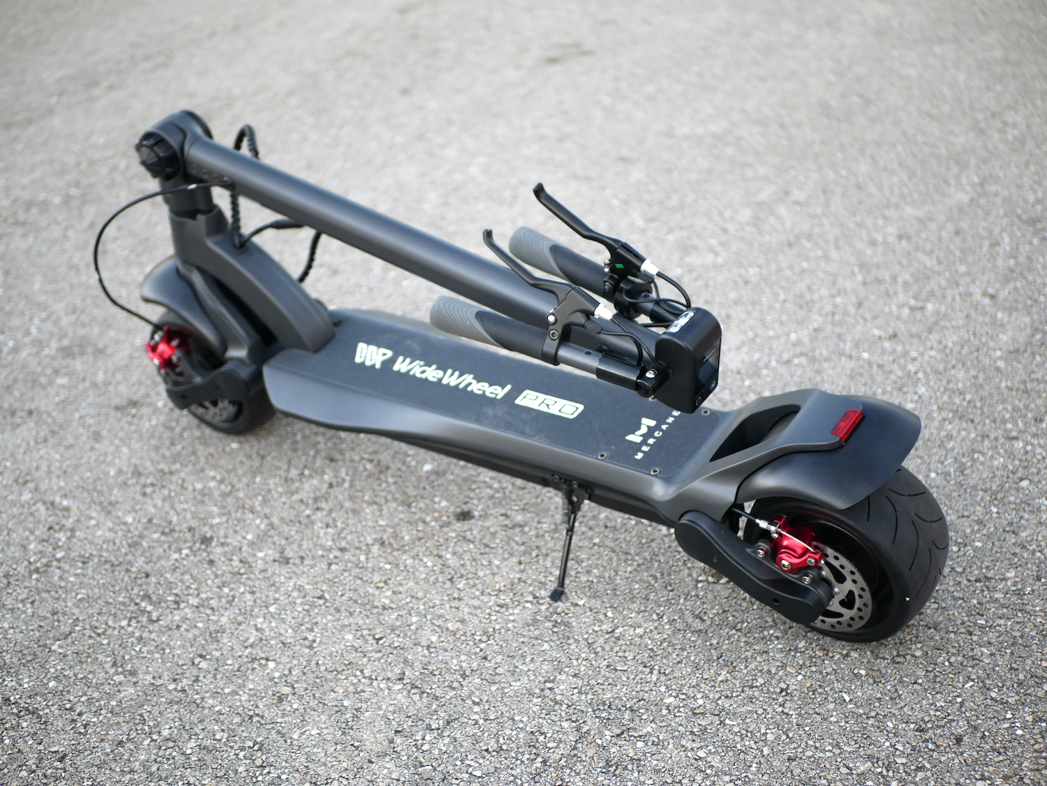 WideWheel Pro electric scooter is a 1,000W and 26 MPH joyride