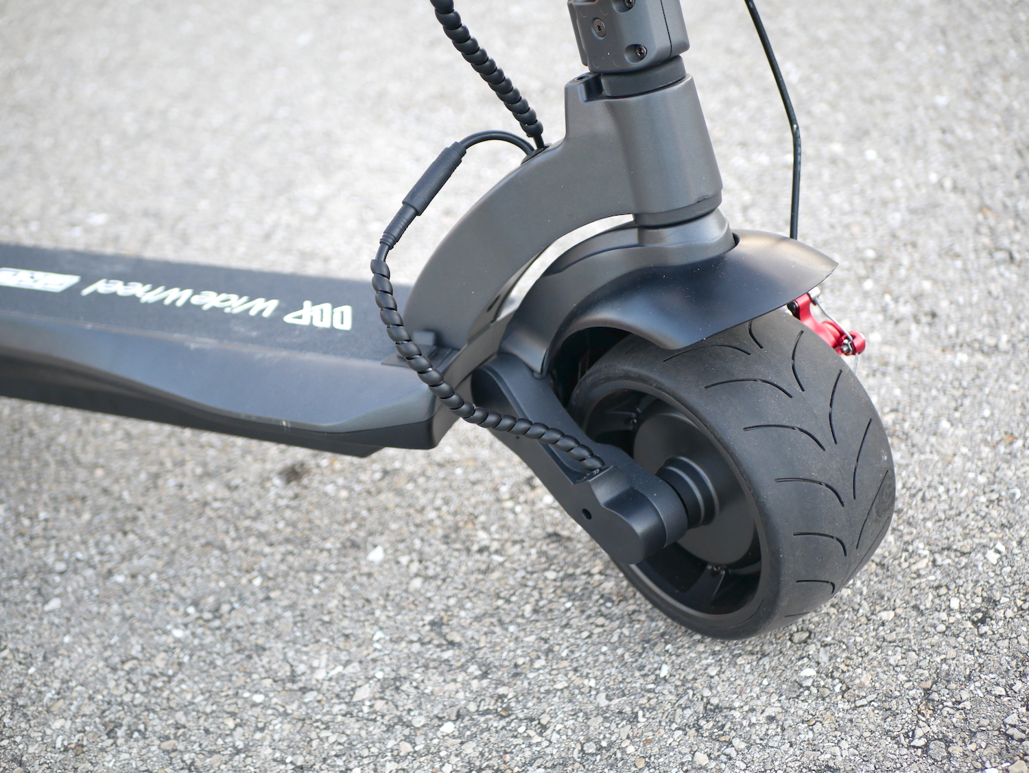 WideWheel Pro electric scooter is a 1,000W and 26 MPH joyride