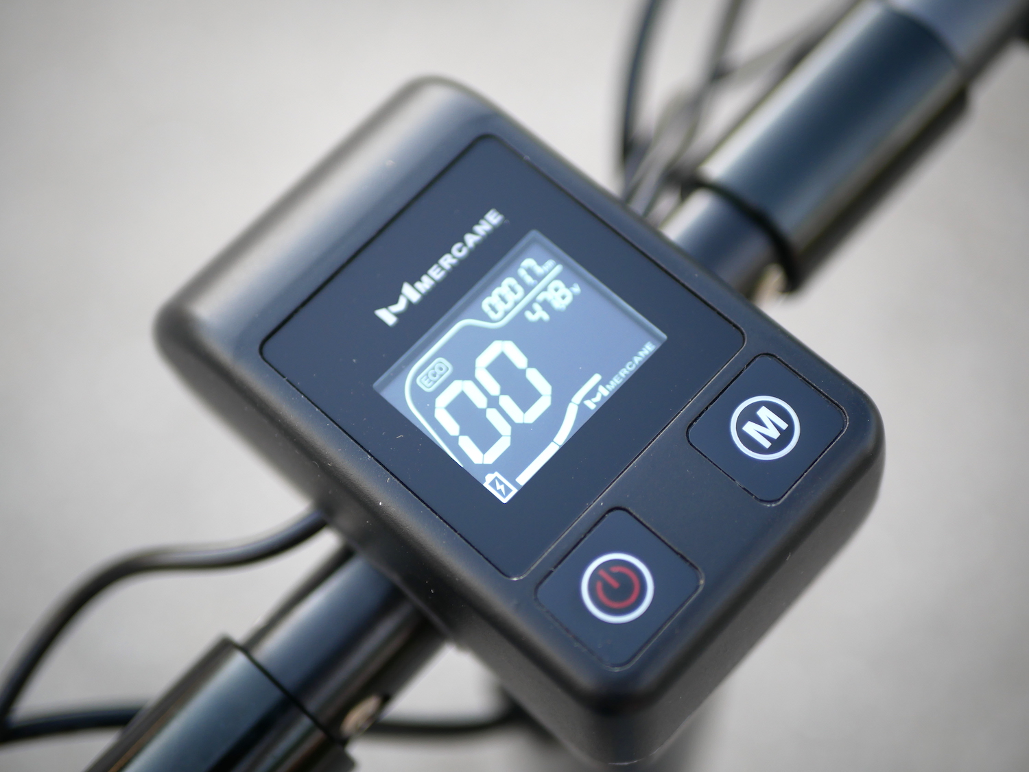 WideWheel Pro electric scooter is a 1,000W and 26 MPH joyride