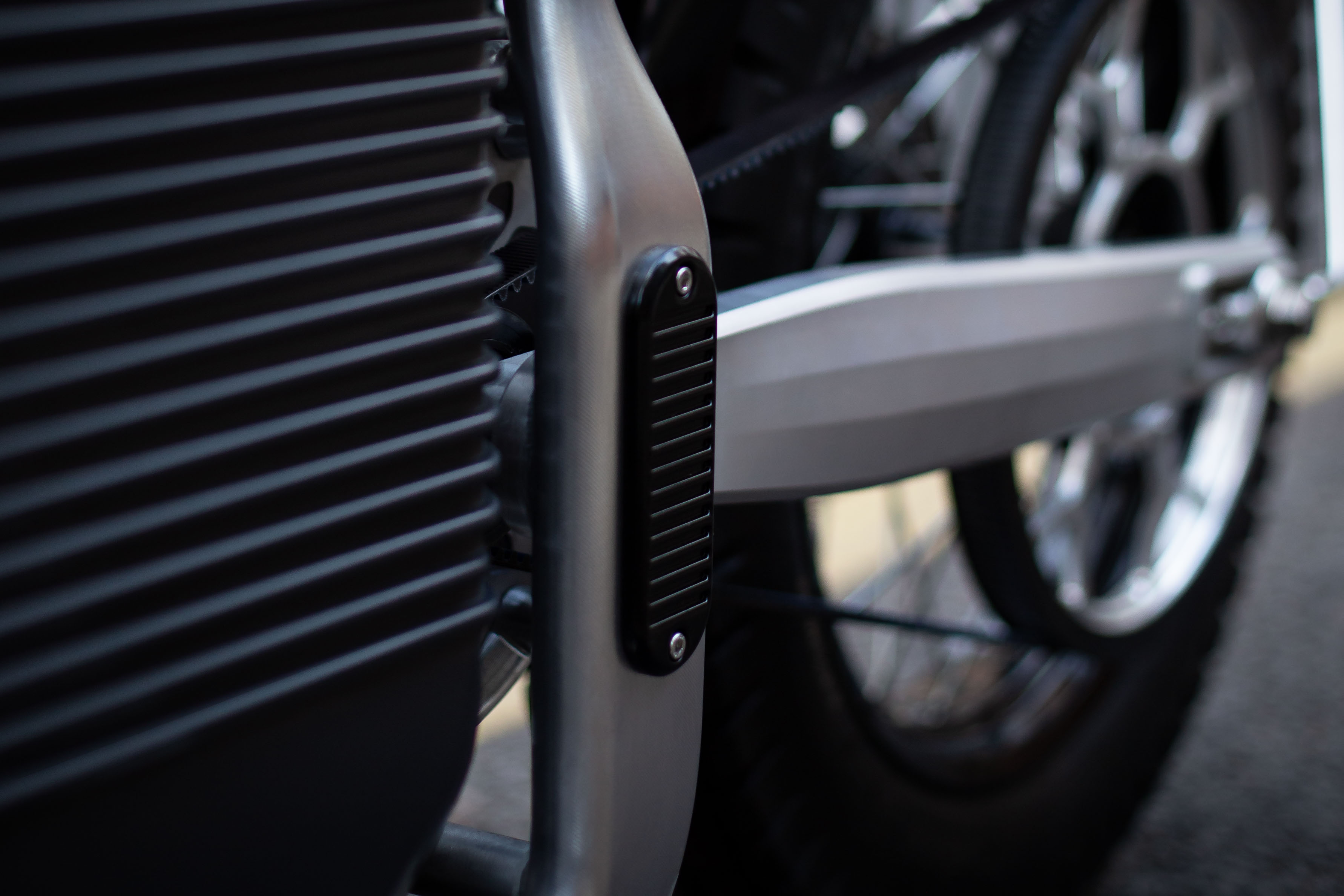 Switch motorcycles unveils retro-futuristic eSCRAMBLER electric ...