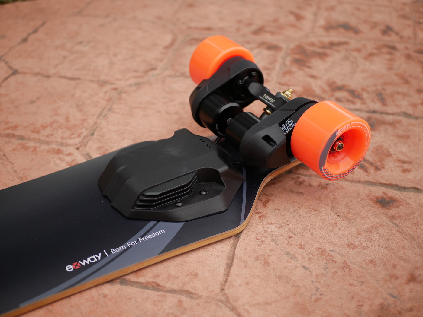 Exway Flex electric skateboard review: Better than Boosted at half the ...
