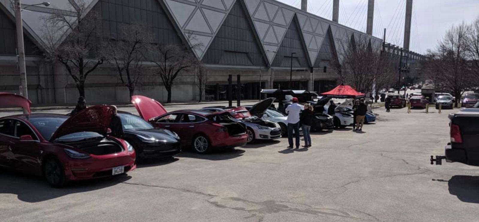 Tesla gets banned from KC Auto Show, owners volunteer to take over ...