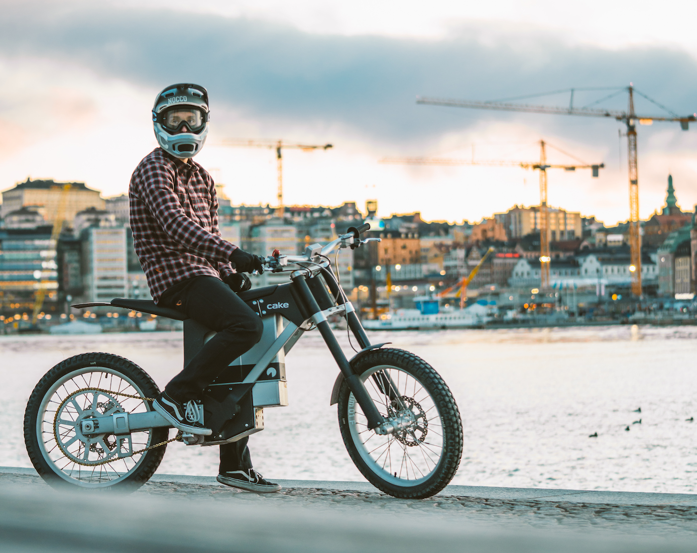 CAKE Kalk Ink unveiled as lower priced 50 MPH electric motorcycle