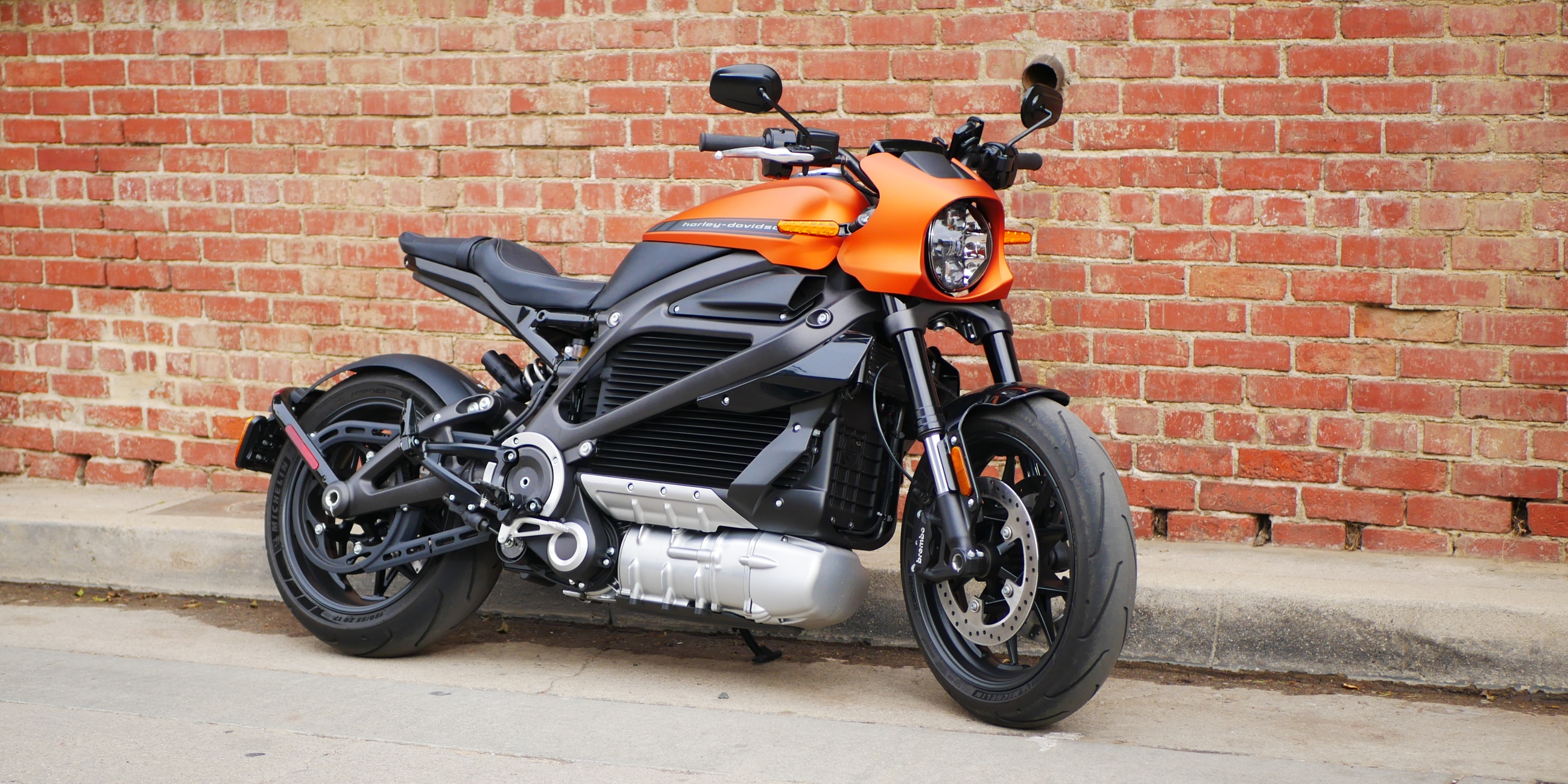 Electric motorcycle showdown: Harley-Davidson LiveWire vs. Zero SR/F ...