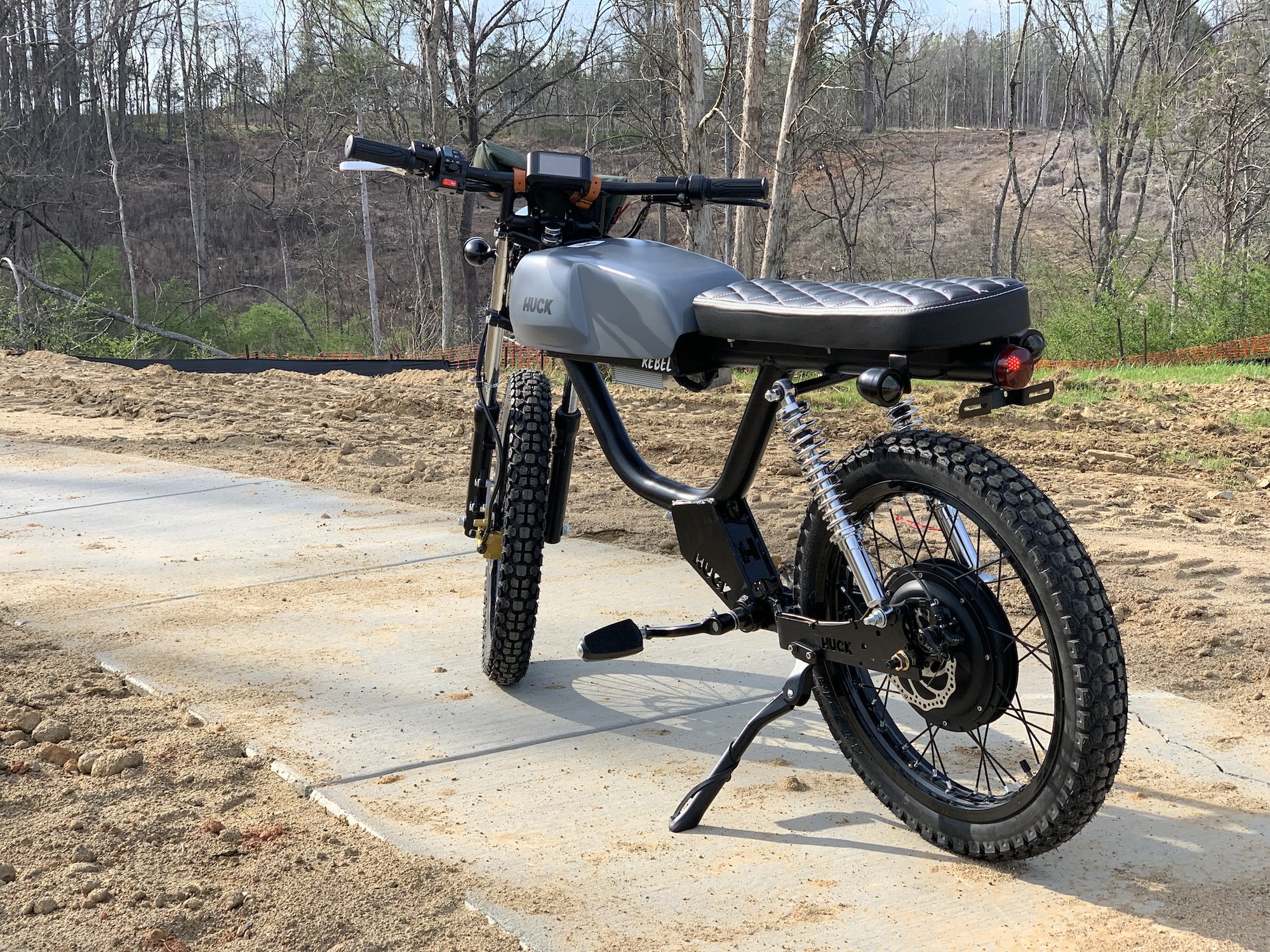 Huck Cycles debuts fast and powerful American-made retro electric ...