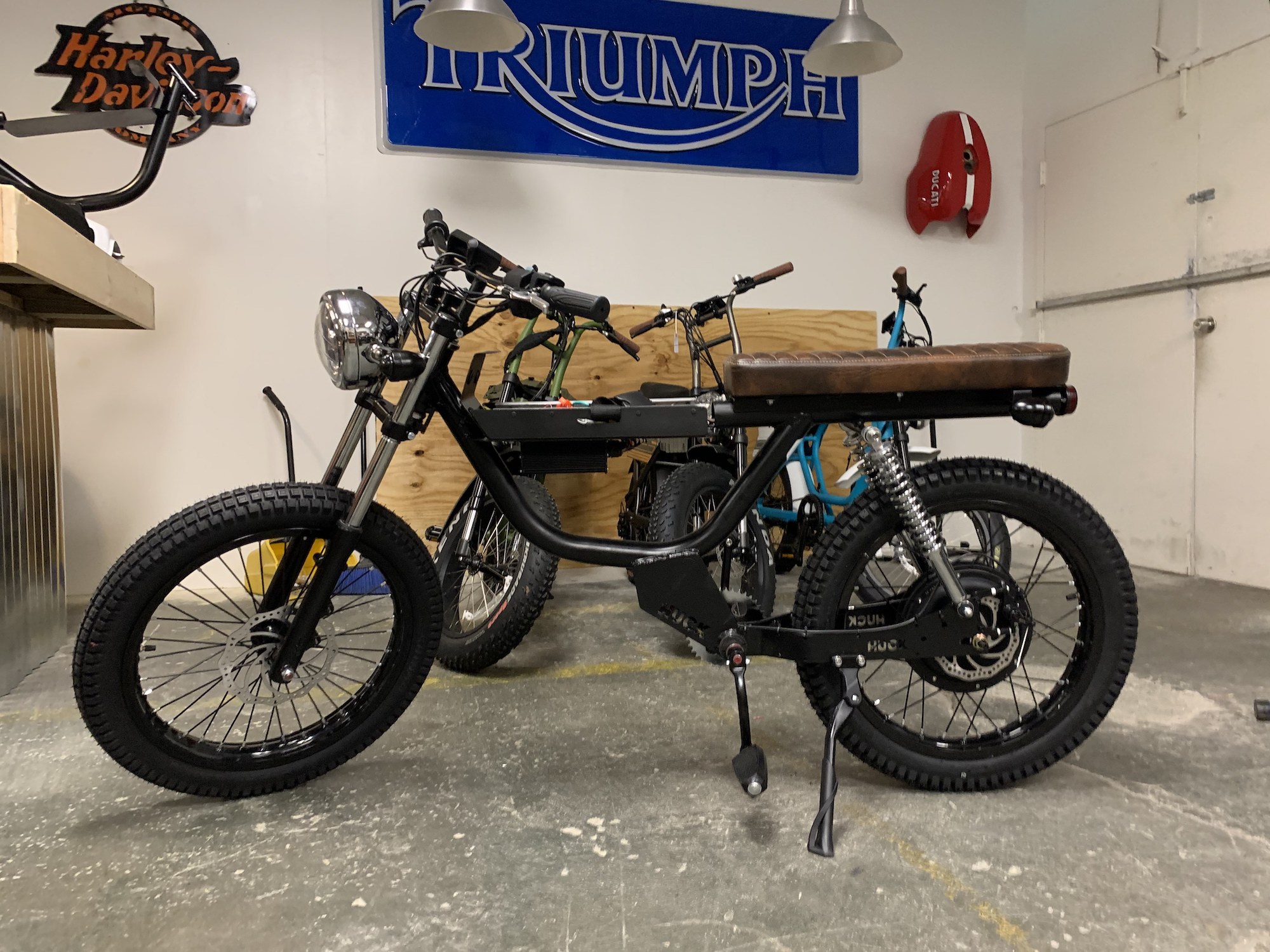 Huck Cycles debuts fast and powerful American-made retro electric ...