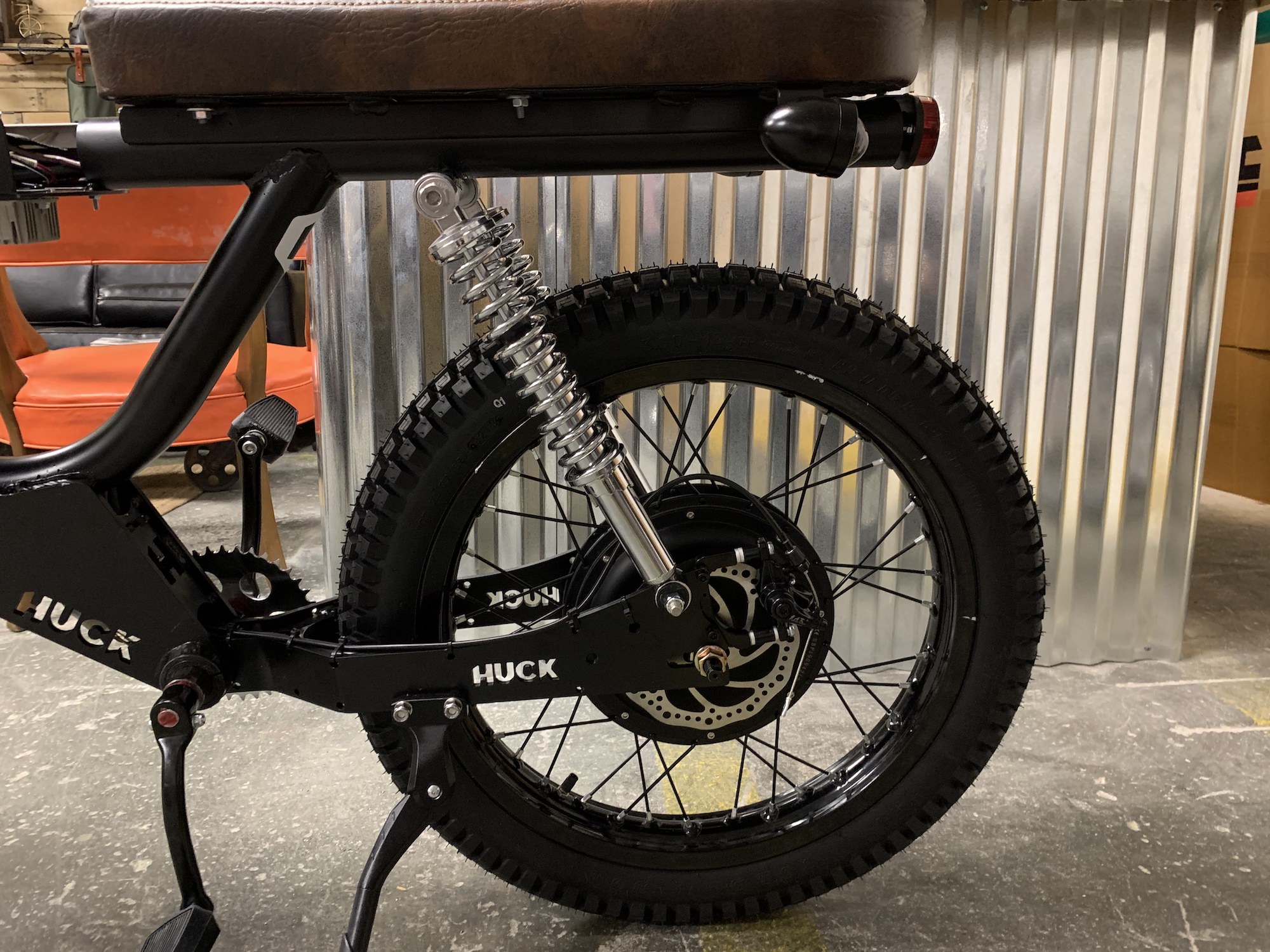 Huck Cycles debuts fast and powerful American-made retro electric ...