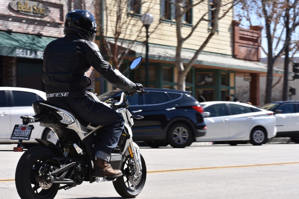 CSC City Slicker 2020 review: A $2.8k electric motorcycle with big ...